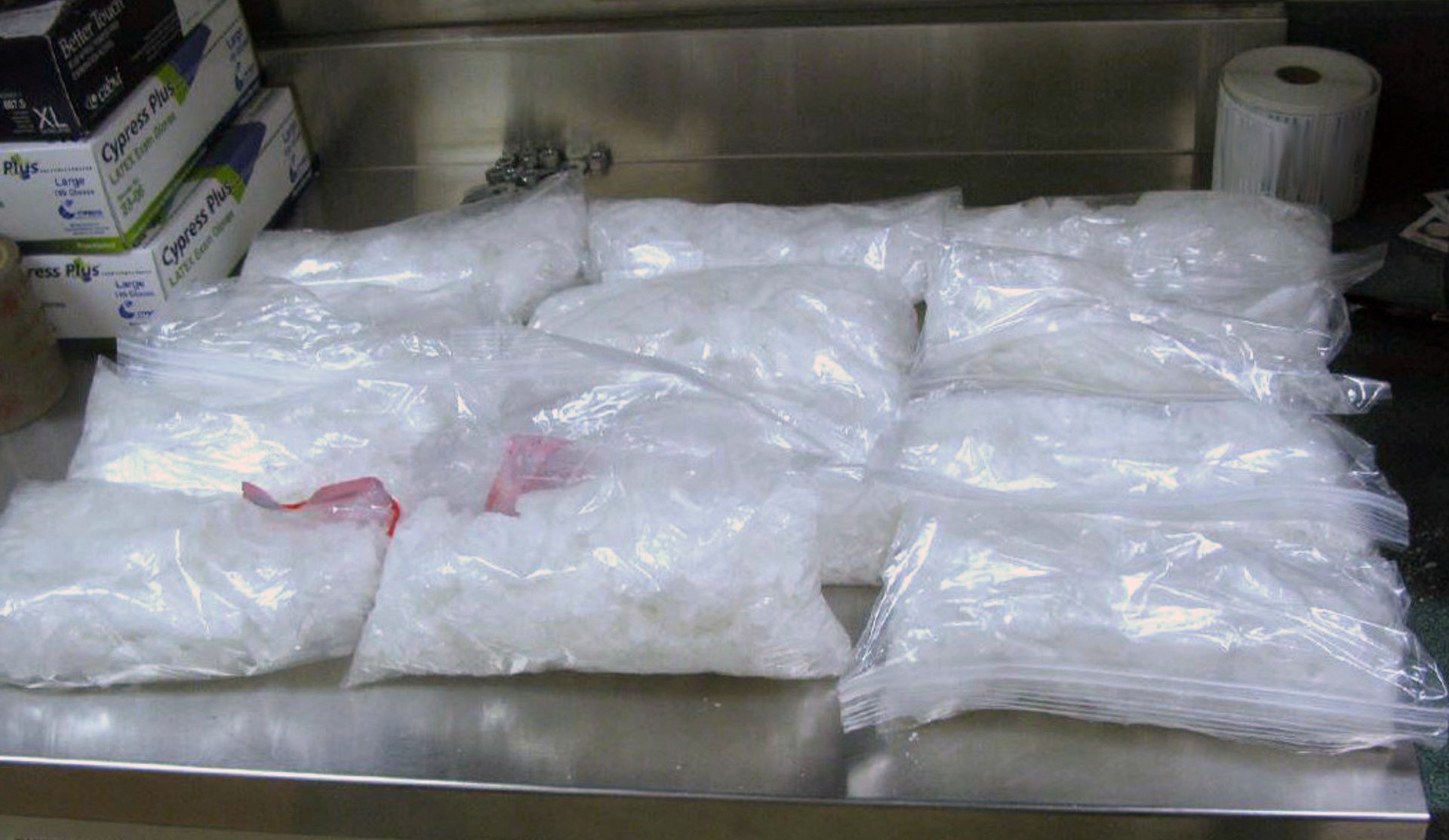 La nueva estrategia de los narcos para burlar el costoso muro de Donald ...