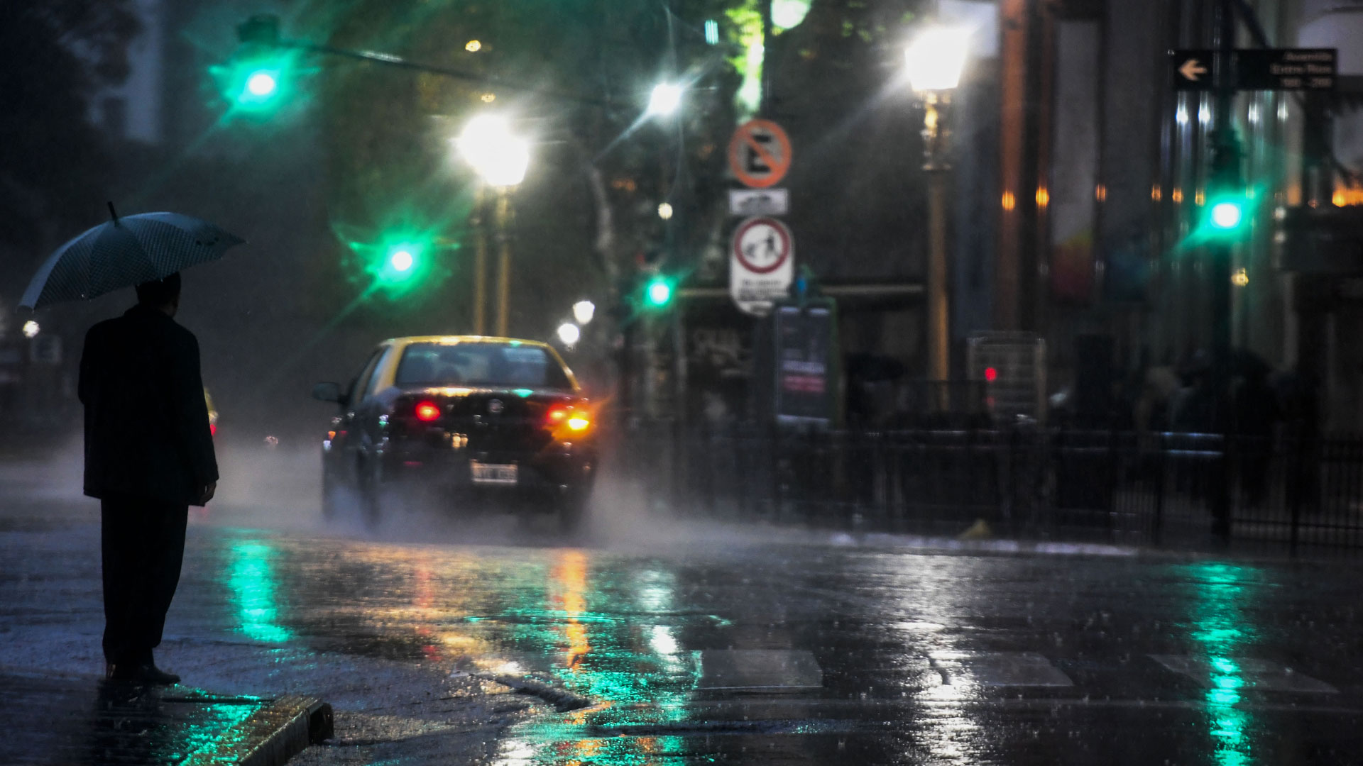 Diluvia En La Ciudad De Buenos Aires Y Rige Un Alerta Por Posible Caída De Granizo Infobae 