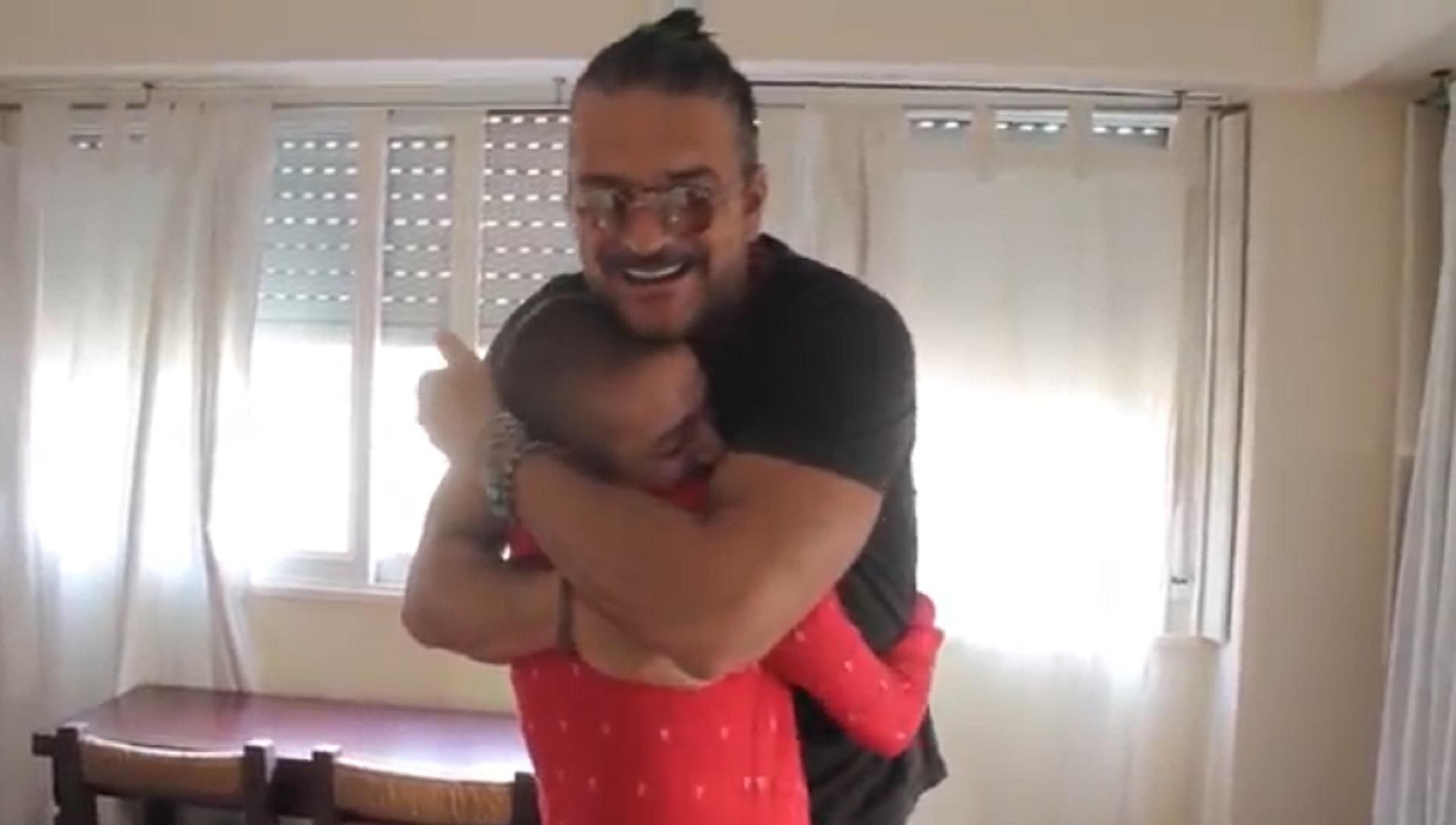 El Conmovedor Gesto De Ricardo Arjona Con Una Nena Argentina Que Tiene Cáncer Tu Sonrisa Fue 