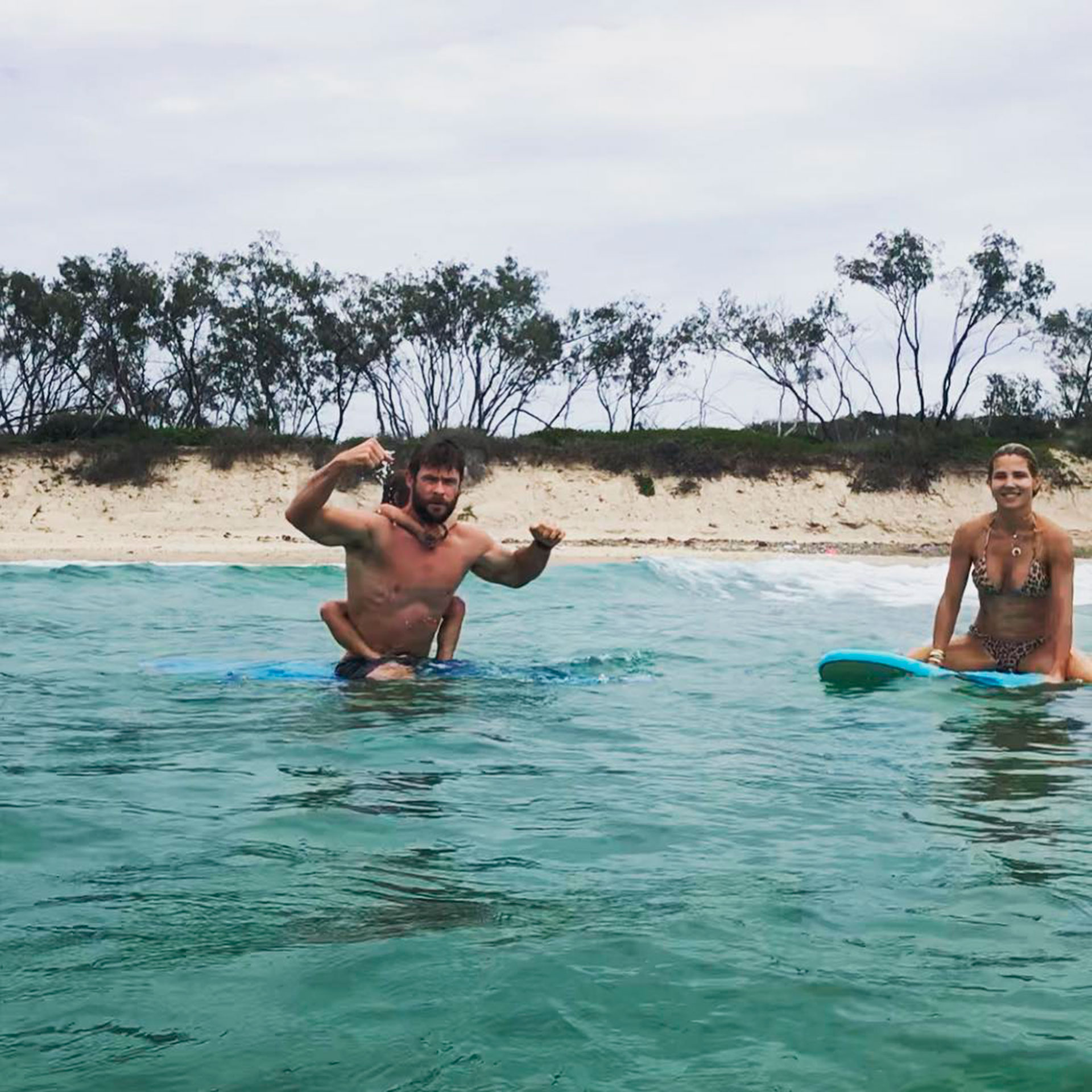 Chris Hemsworth De Vacaciones En Familia ¡no Le Teme Al Ridículo Y De 5882