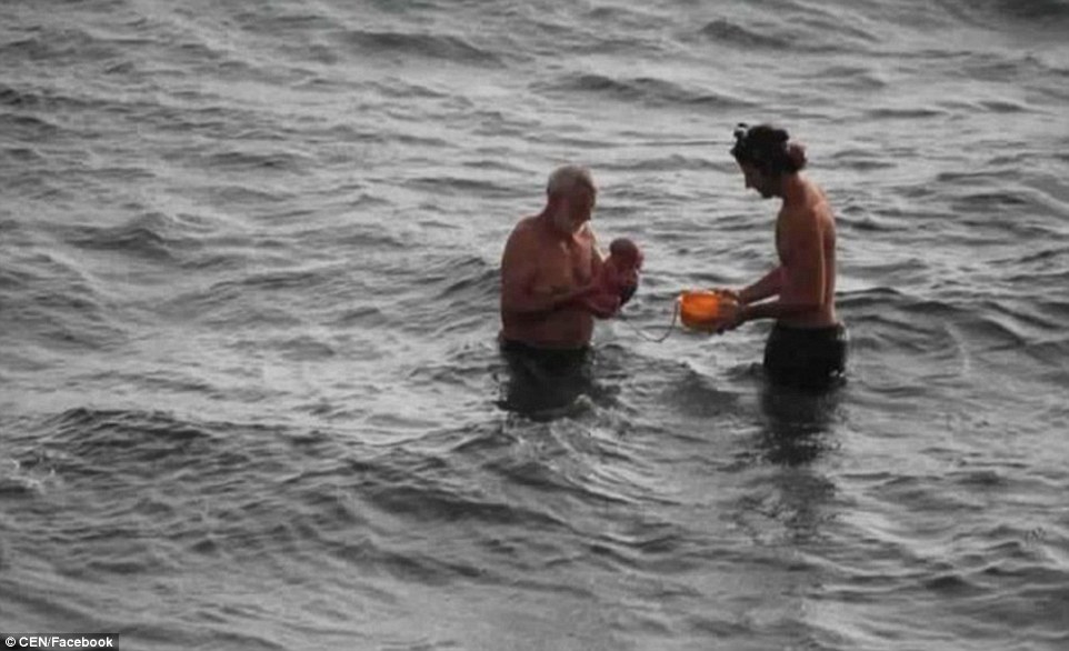 El Increíble Momento En El Que Una Mujer Dio A Luz En El Mar Rojo Infobae
