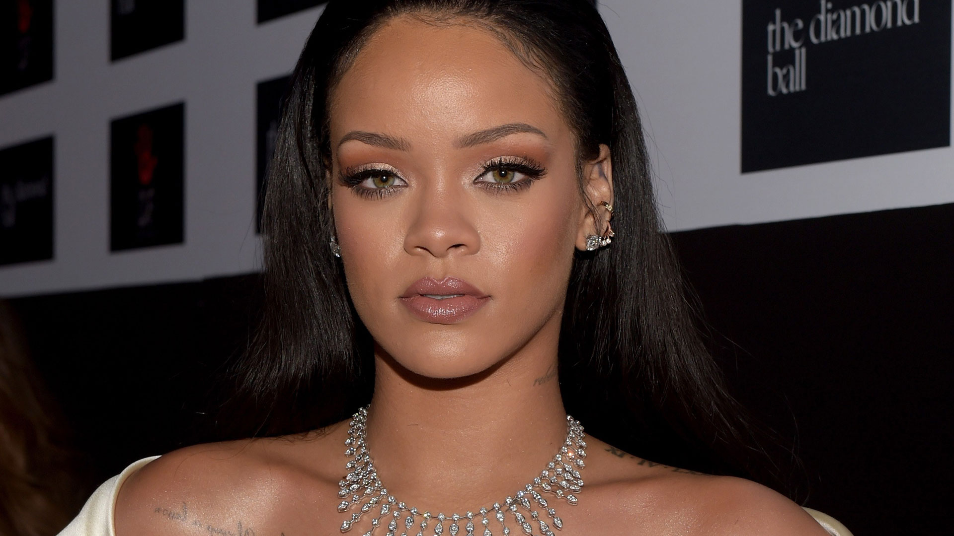 Rihanna Prepararía Una Marca De Lujo Asociada Al Grupo Louis Vuitton
