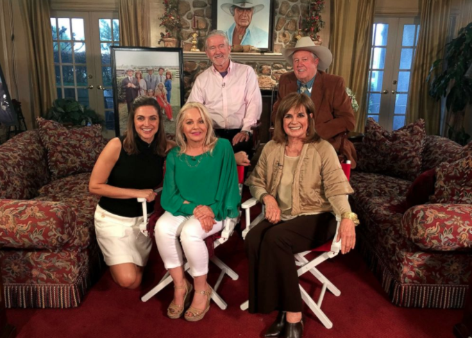 A 40 años de su estreno, se reencontró el elenco de Dallas ...