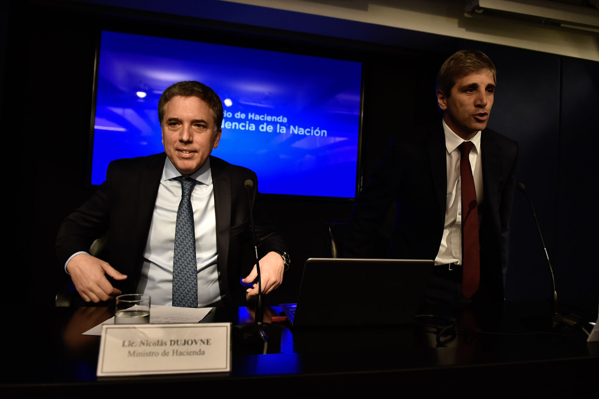 Las 10 Frases Que Dejó La Conferencia De Dujovne Y Caputo Infobae