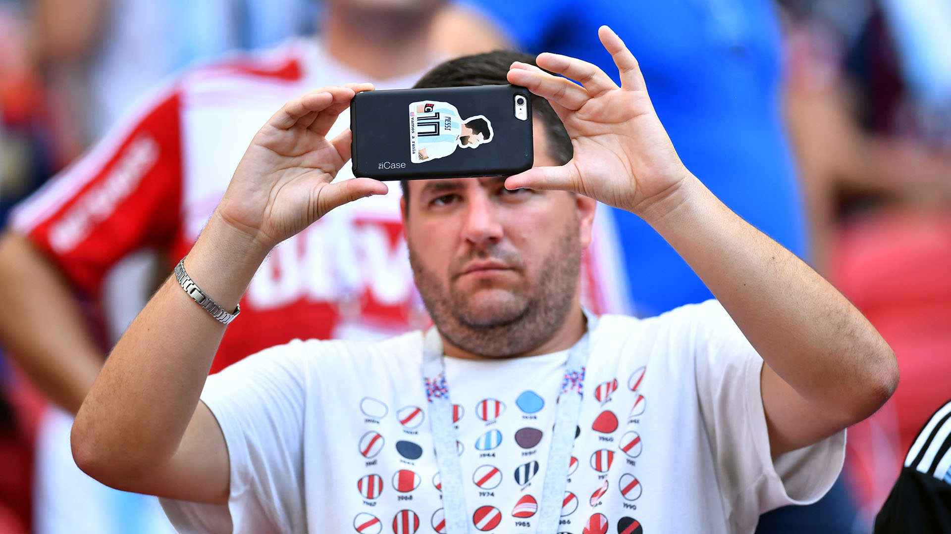 Los Hinchas Argentinos Tiñen De Celeste Y Blanco Kazán En El Duelo Contra Francia Infobae