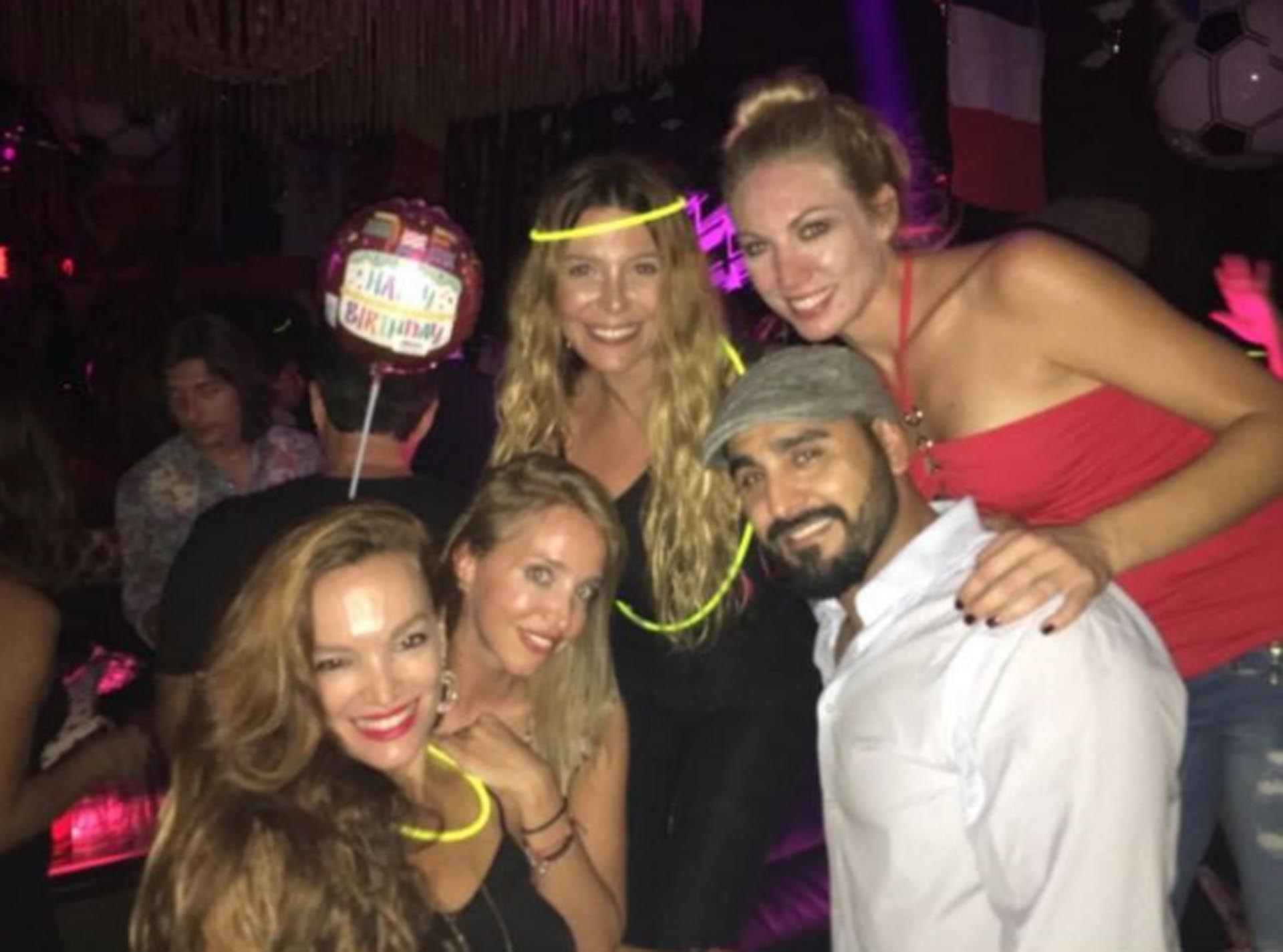 El Festejo De Cumpleaños De Mónica Ayos En Miami Rodeada De Famosos