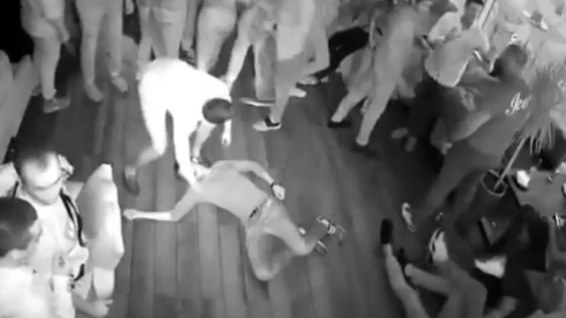 El Salvaje Ataque De Un Terminator Ruso Contra Un Grupo De Amigos En Una Discoteca Infobae