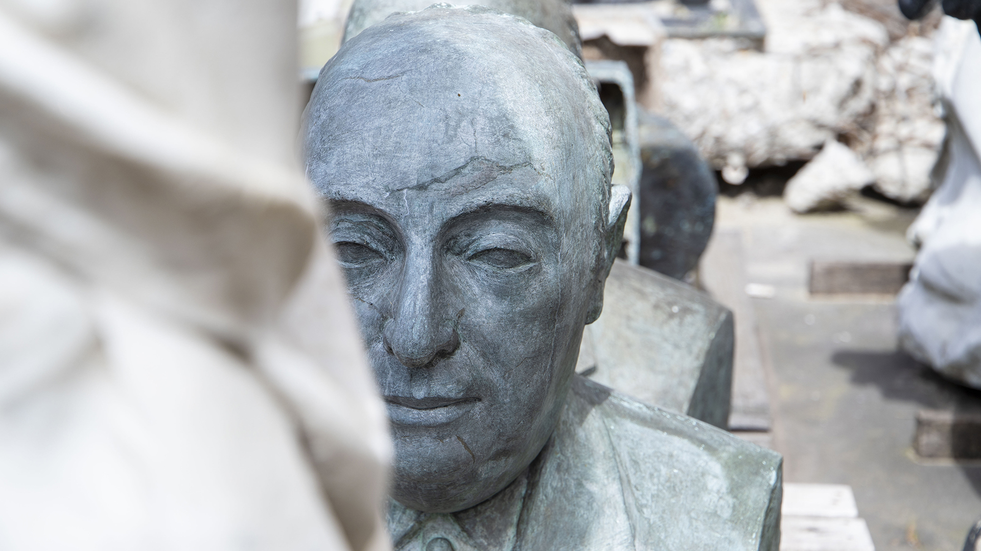 Un Viaje Al Interior Del “hospital De Estatuas” Allí Donde Curan Los