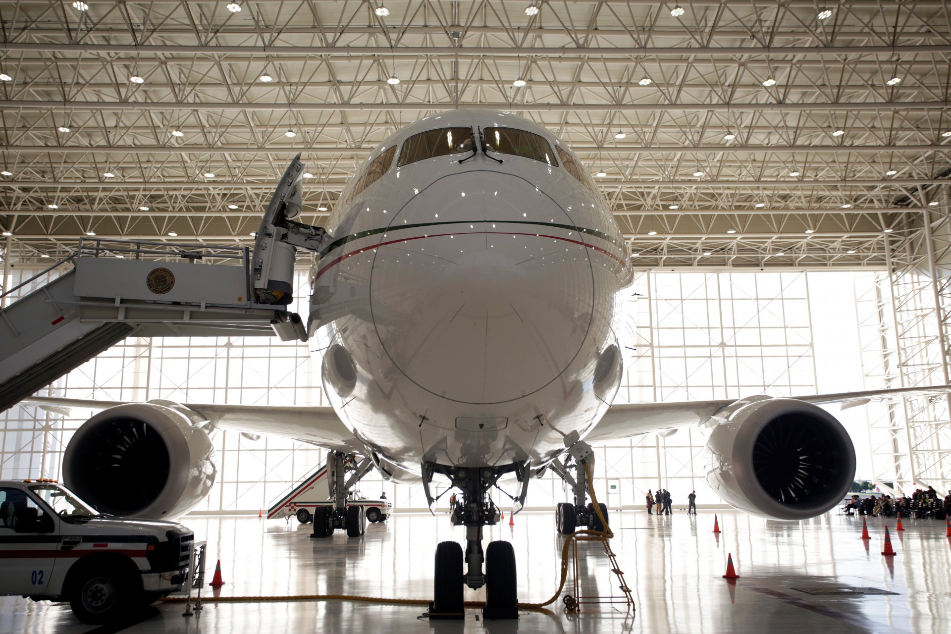 La Desairada Venta Del Avión Presidencial Deja Las Promesas De Amlo En
