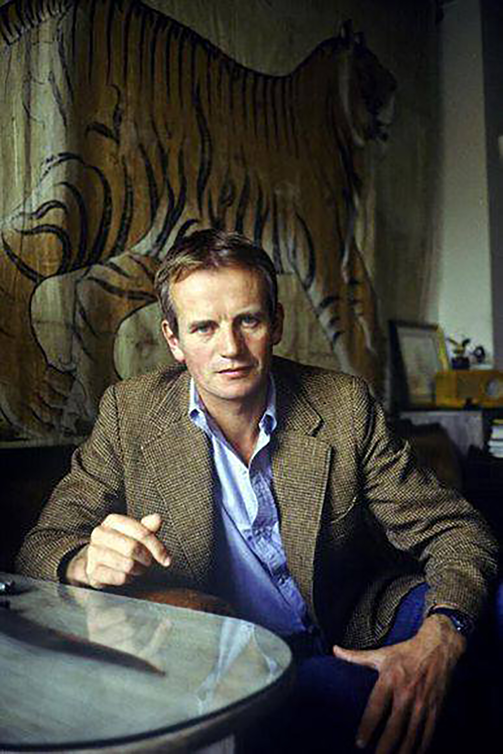 Bruce Chatwin: retrato del narrador, aventurero y cronista que renovó ...
