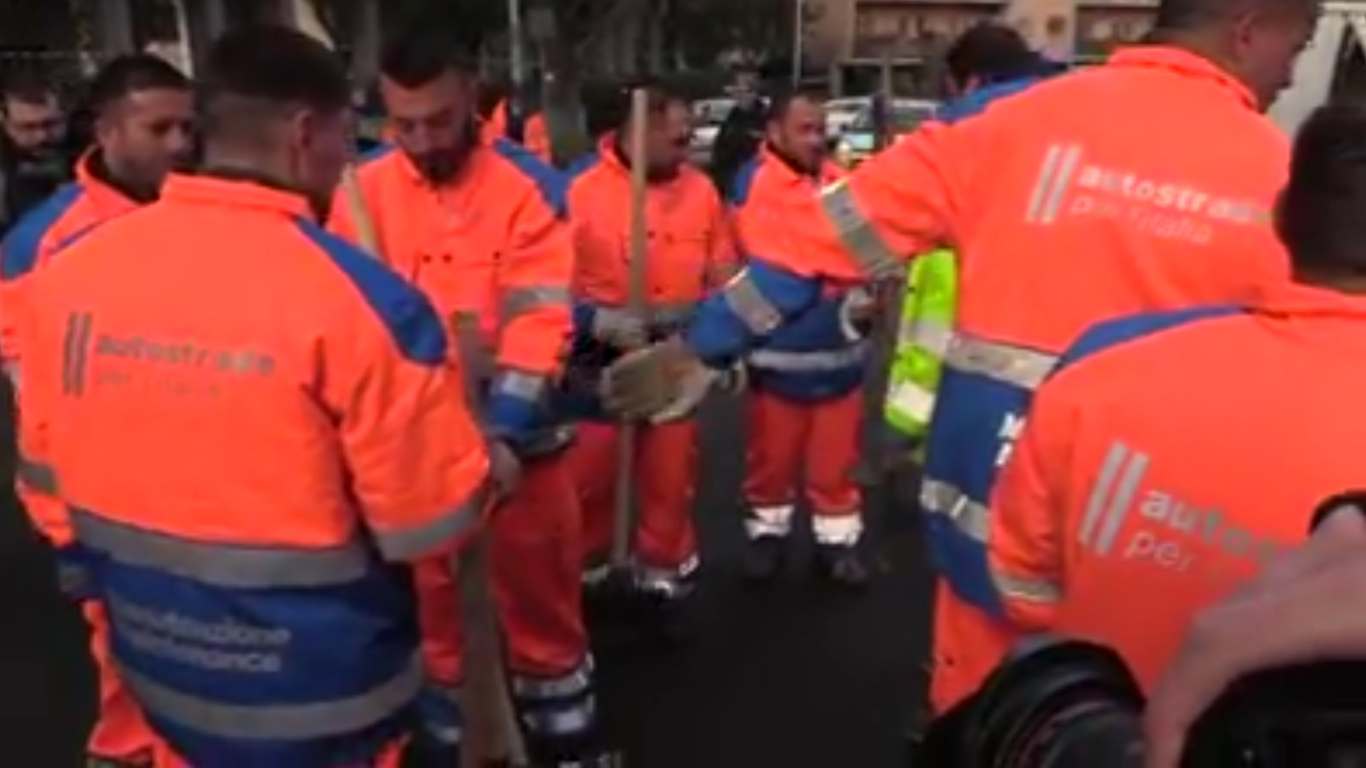 Cómo Funciona El Programa De Roma Que Pone A Trabajar A Los Presos Para Mantener La Ciudad Infobae 