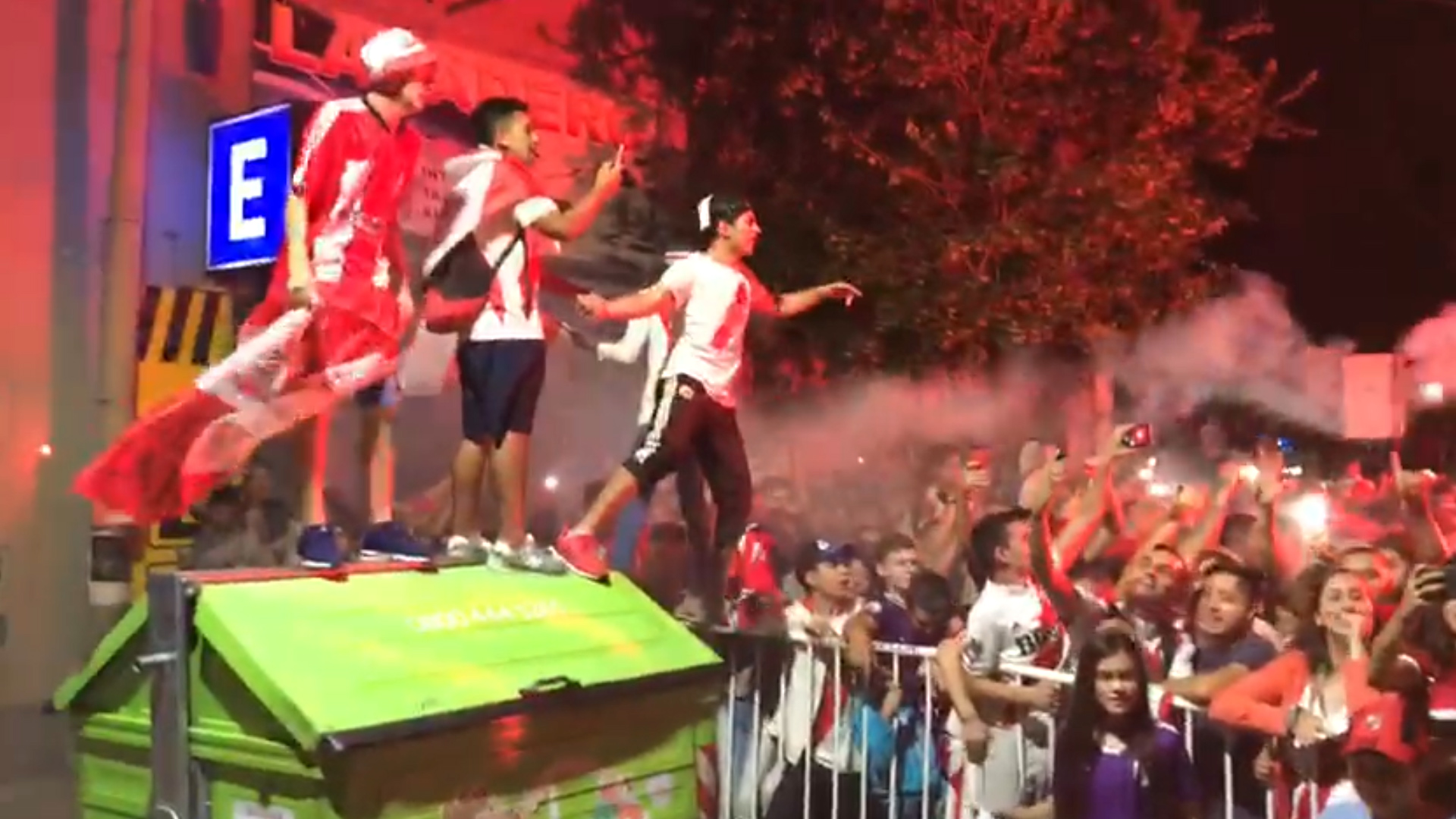 River Llegó A Rosario Y Una Multitud De Hinchas Desbordó La Seguridad Infobae
