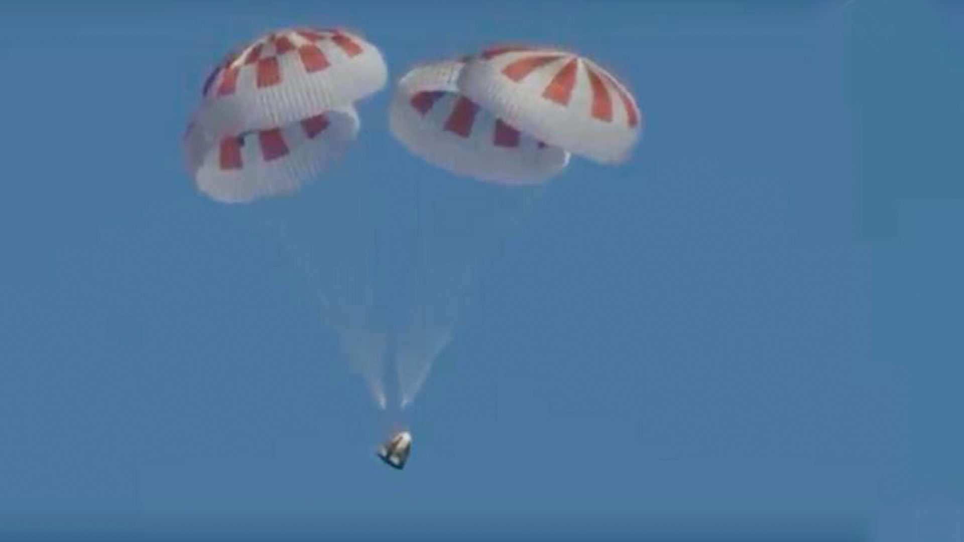 La Cápsula Dragon De Spacex Regresó De La Estación Espacial Y Amerizó