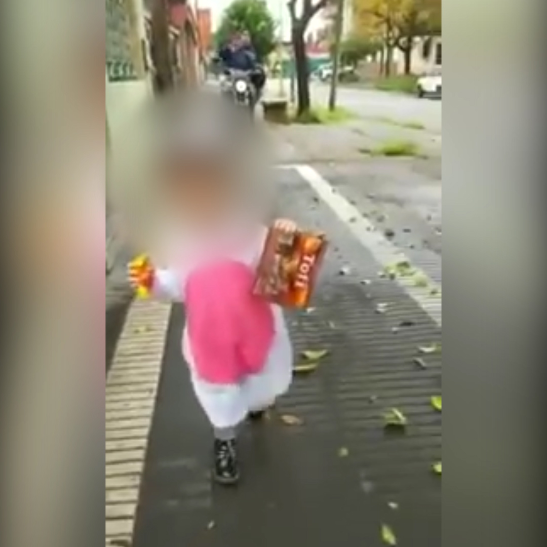 Grababa A Su Hija De Dos Años En La Calle Cuando Fue Sorprendida Por