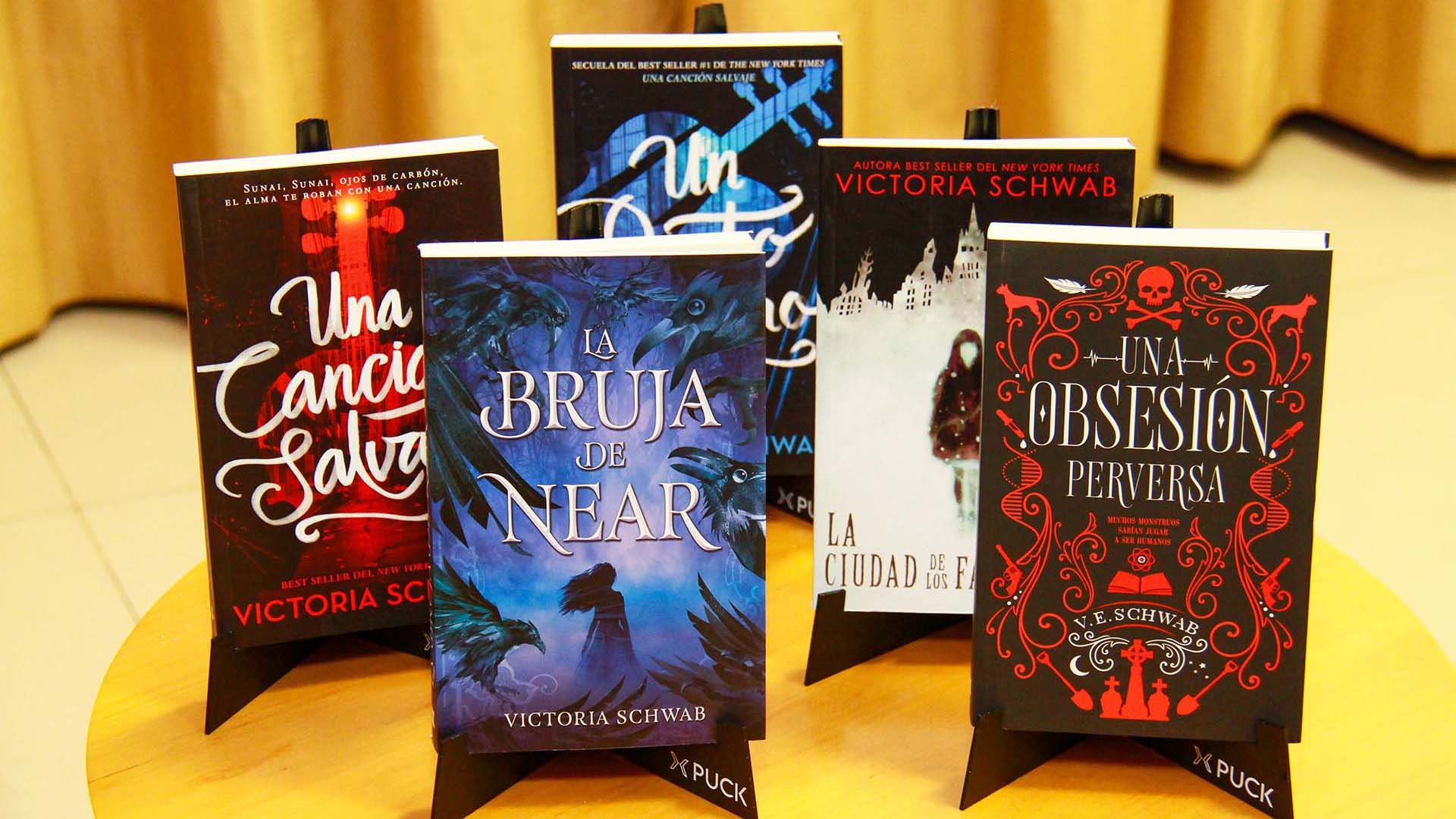 Victoria Schwab Autora Estrella De Los Jóvenes Lectores ¿quién Es La
