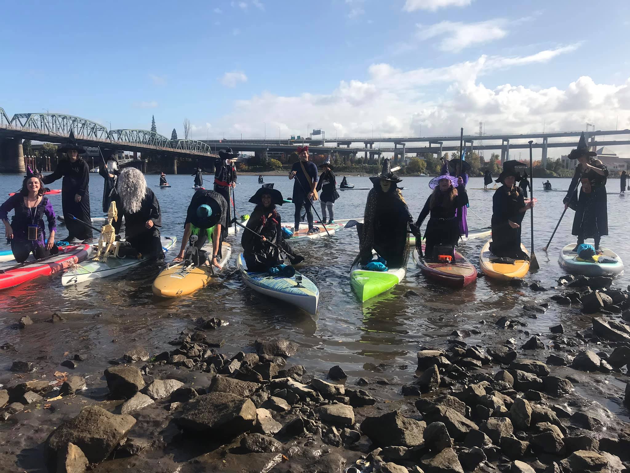 Hundreds of Paddle-Boarding Witches Took Over the Willamette River on ...