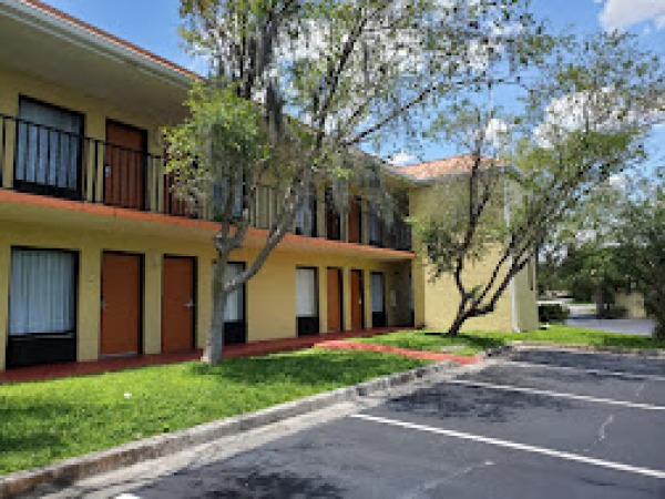 Design project for Kissimmee Hotel-Multi-Family Conversion (Exterior ...