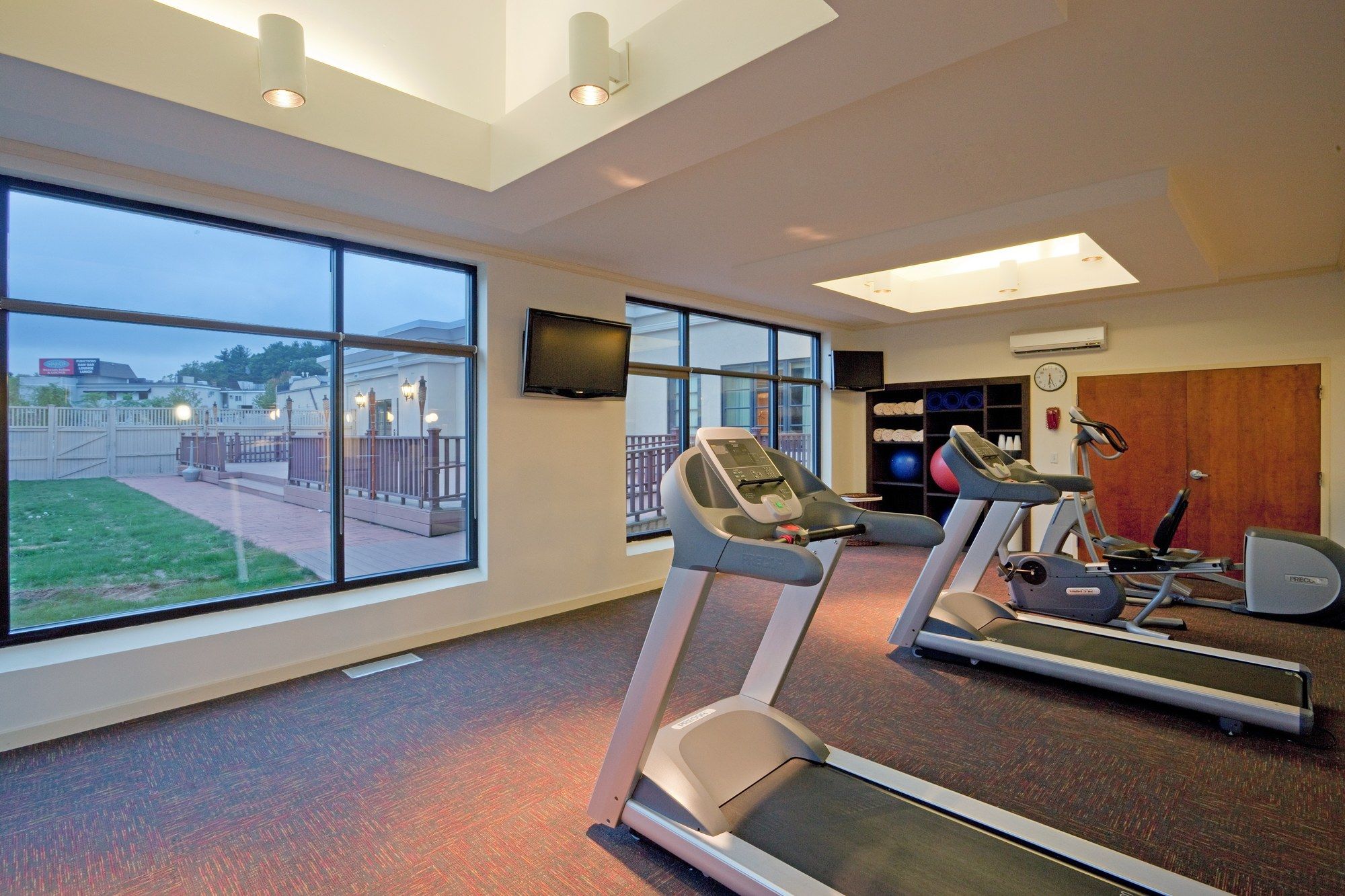 Discount Coupon for Holiday Inn Boston - Dedham Hotel & Conference ...