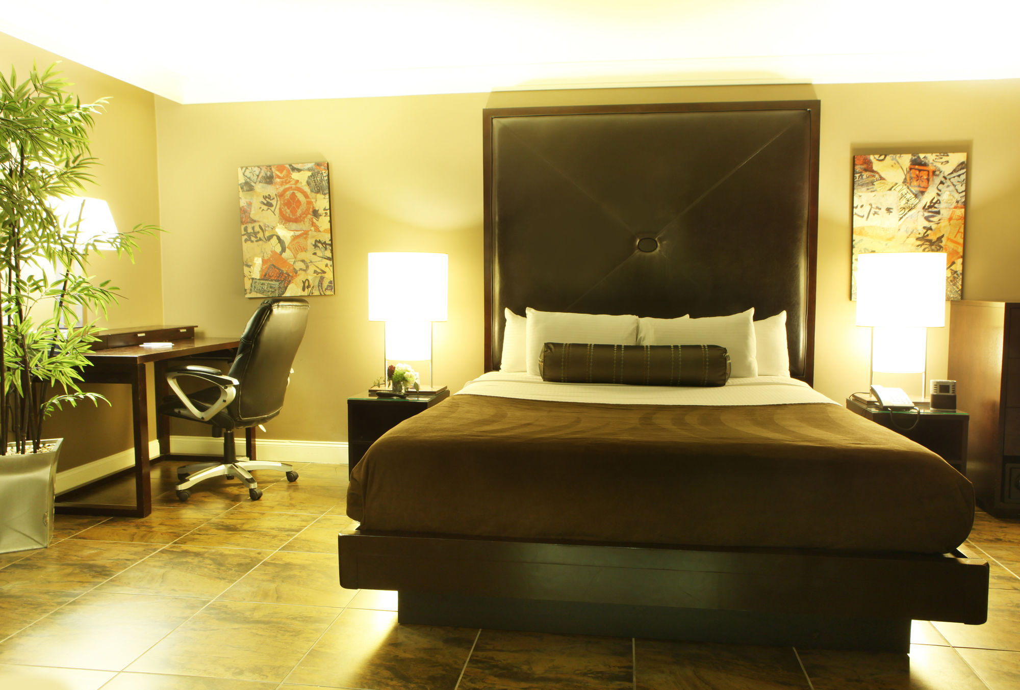 Discount Coupon for Hotel Menage Anaheim Boutique Hotel in Anaheim ...