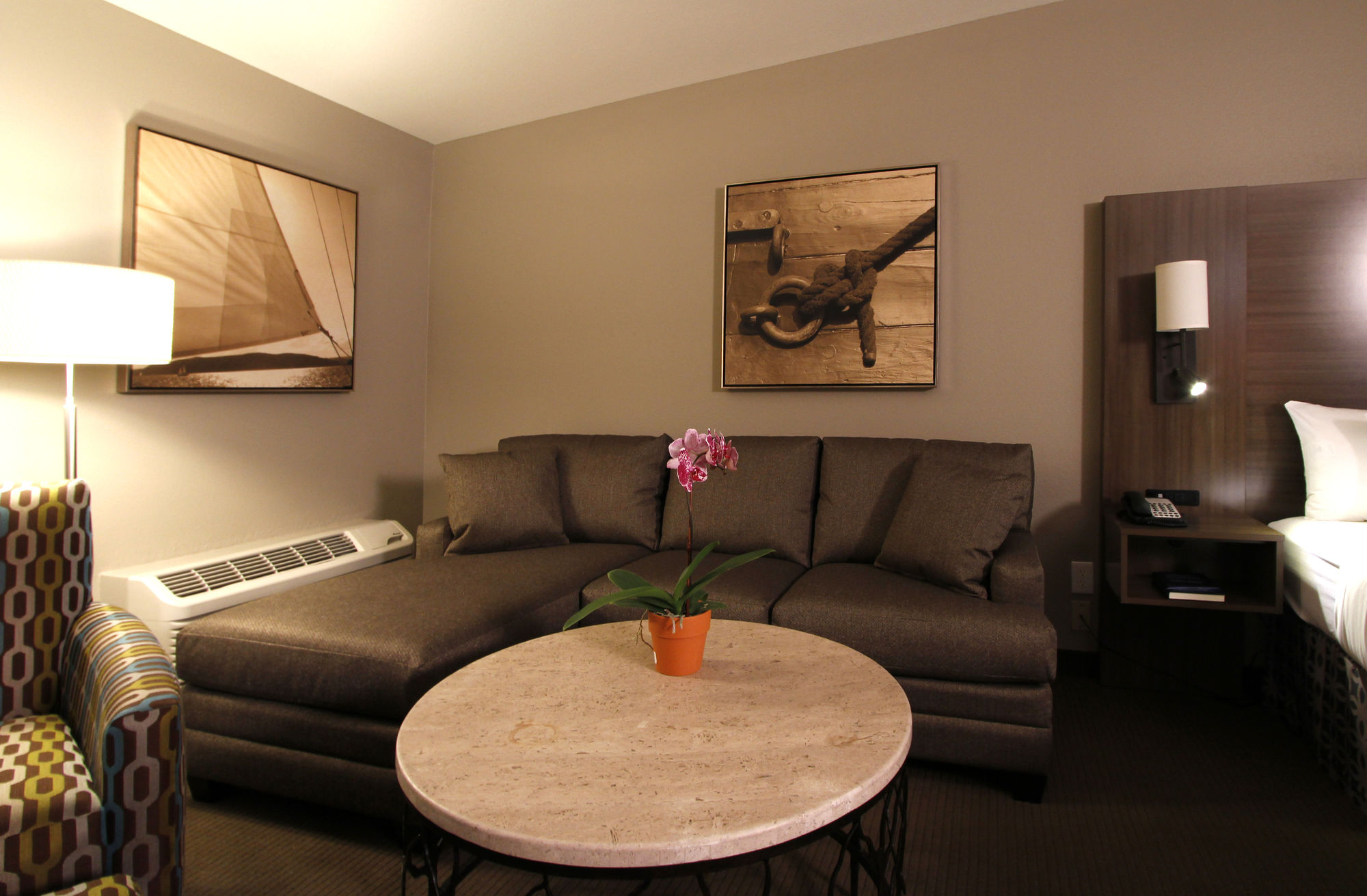 Discount Coupon for Executive Inn & Suites Embarcadero Cove - Oakland ...