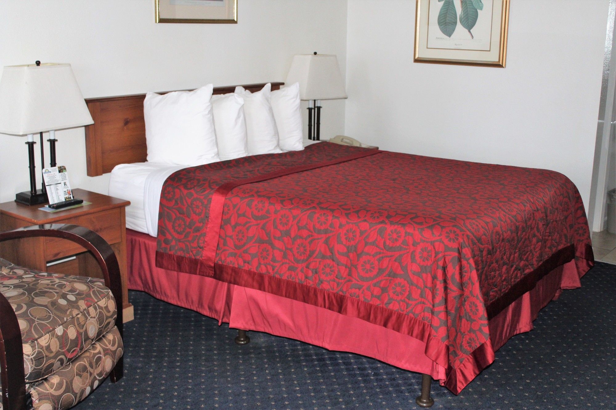 Discount Coupon for Days Inn Everett in Everett, Washington - Save Money!