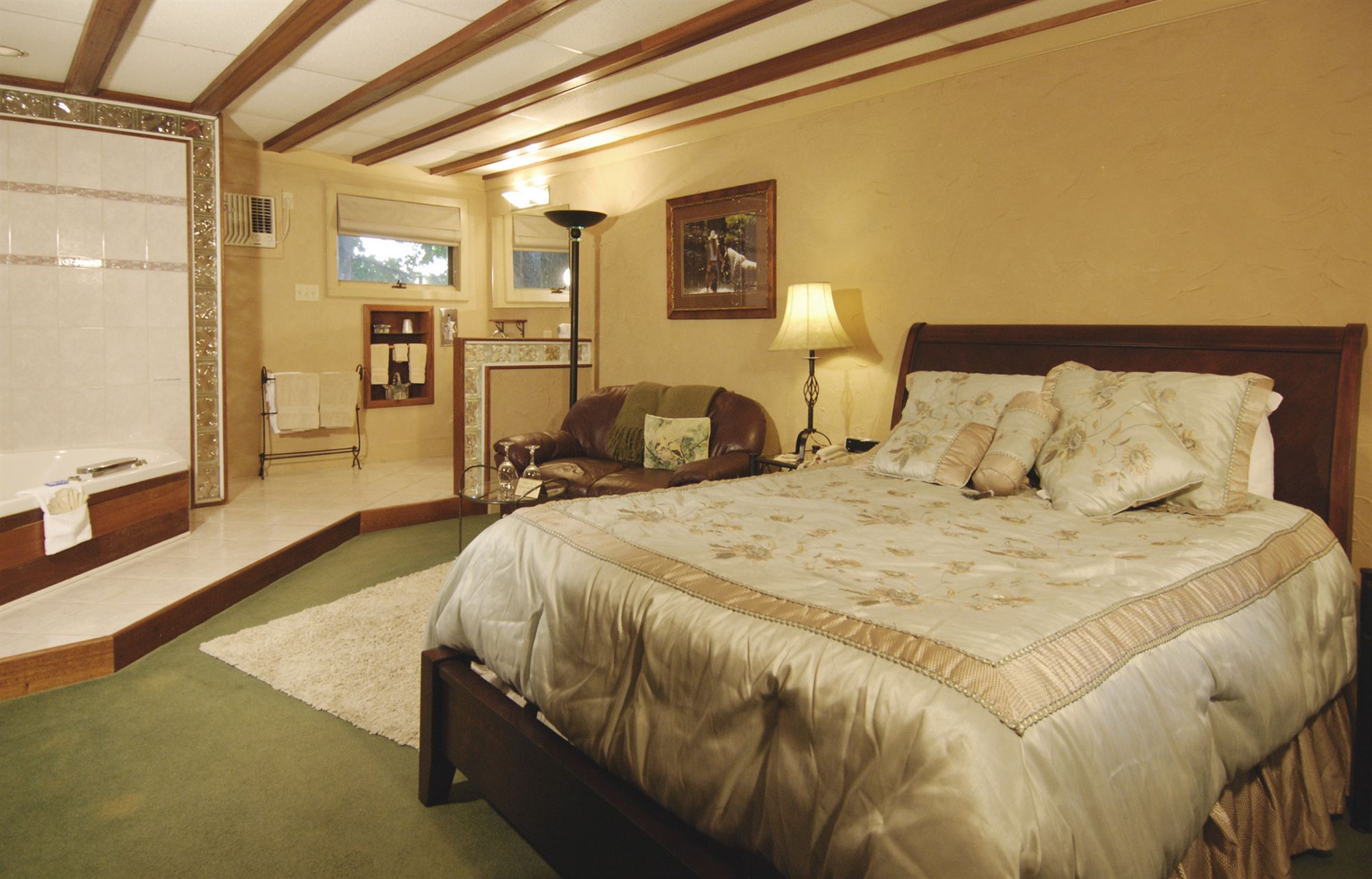 Discount Coupon for Wrens Nest Inn in Portsmouth, New Hampshire - Save ...