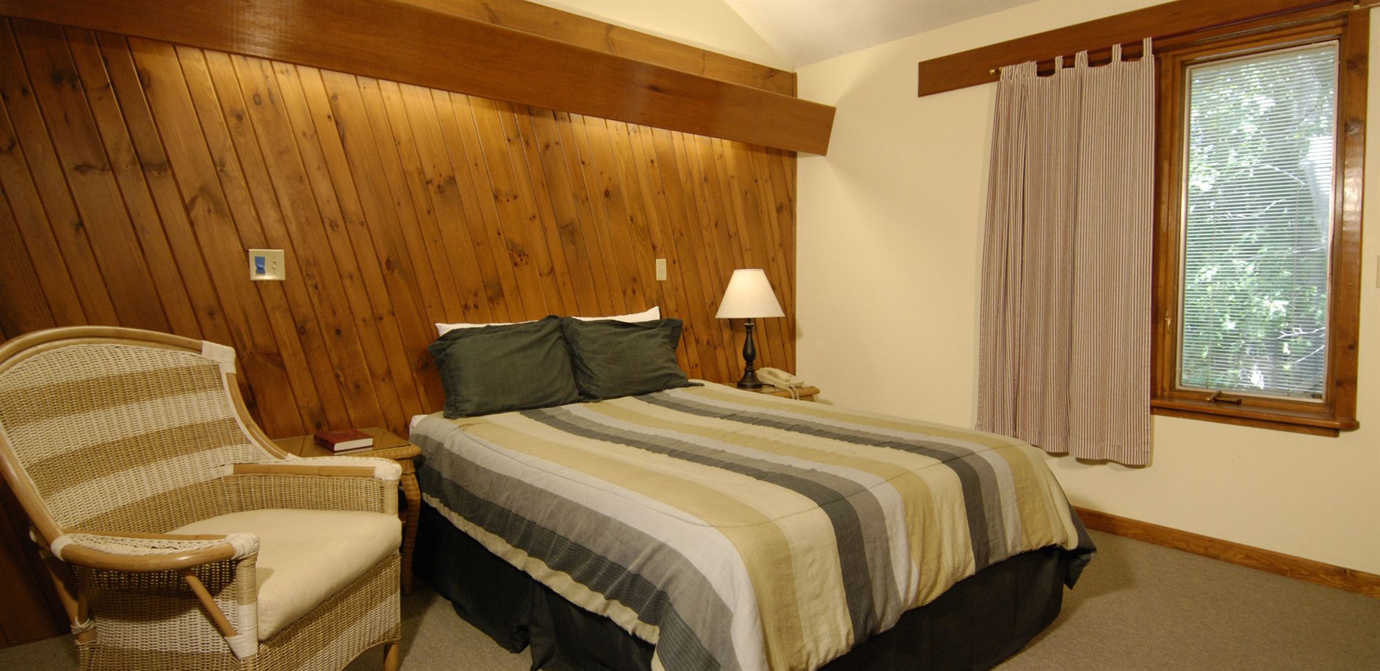 Discount Coupon for Wrens Nest Inn in Portsmouth, New Hampshire - Save ...