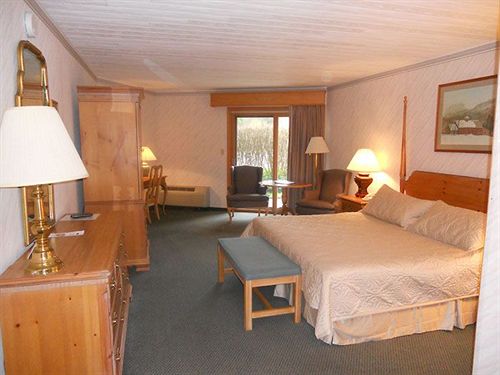 Discount Coupon for Paradise Inn in Bennington, Vermont - Save Money!