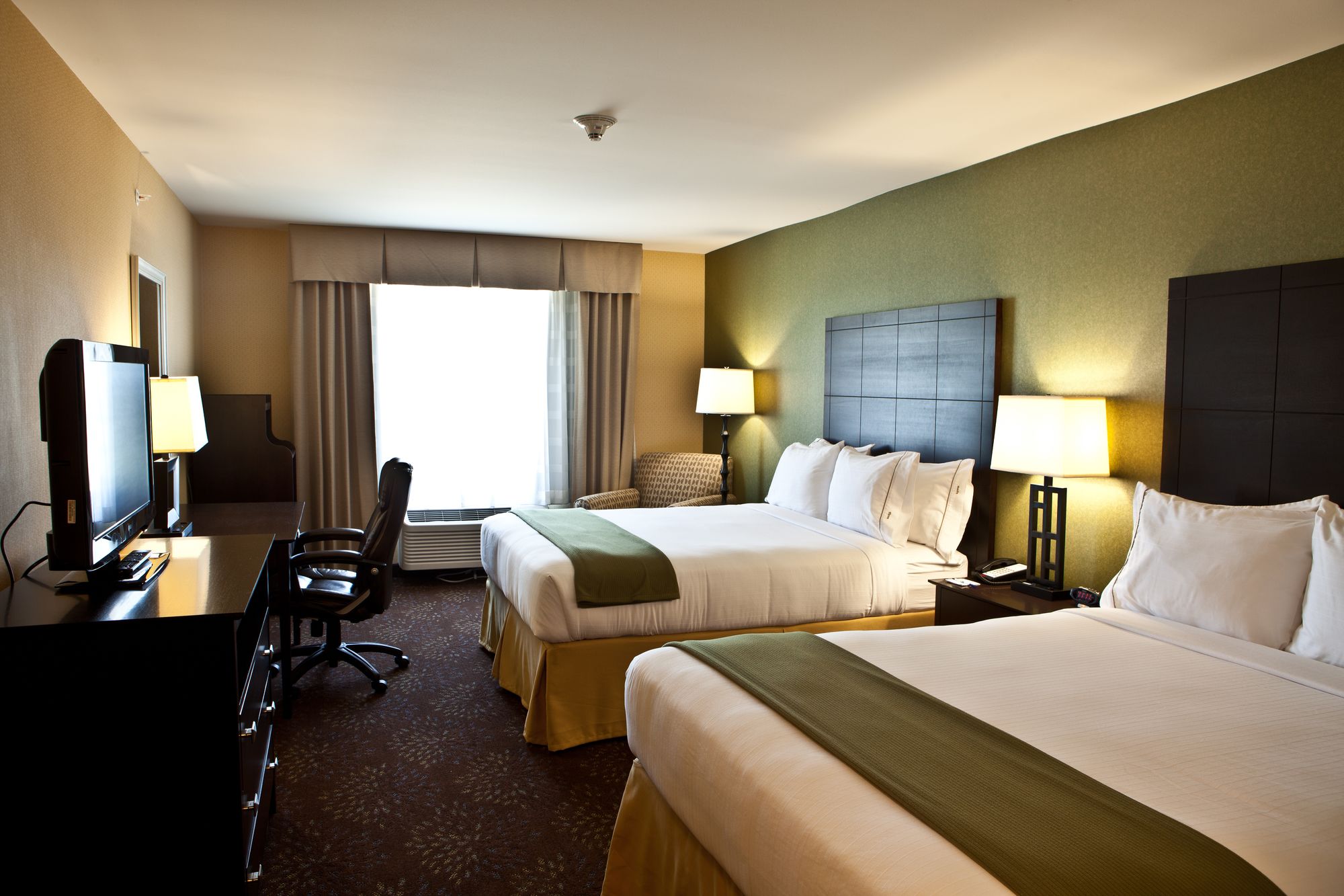 Discount Coupon for Holiday Inn Express & Suites Detroit North - Troy ...