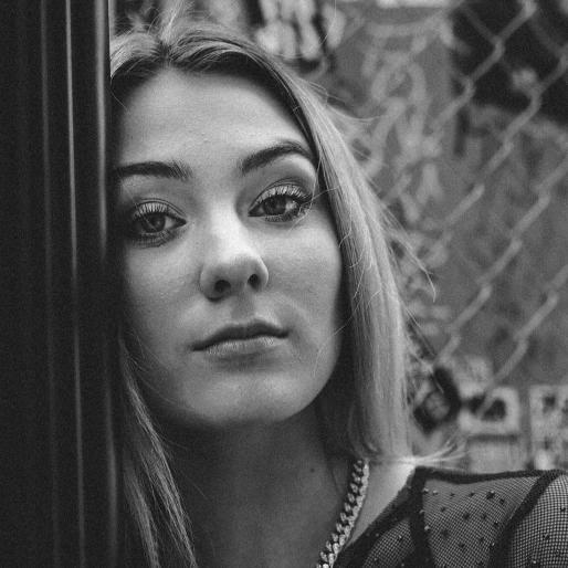 Emily Rae - MusicIDB.com - The Music Industry Database