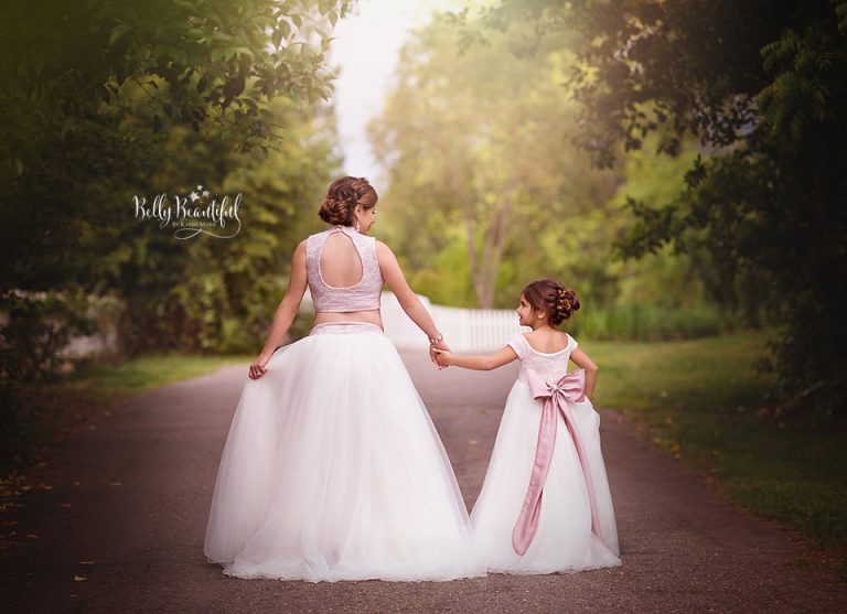 5 Tips for Fun & Whimsical Mommy & Me Photo Sessions | Artsy Couture