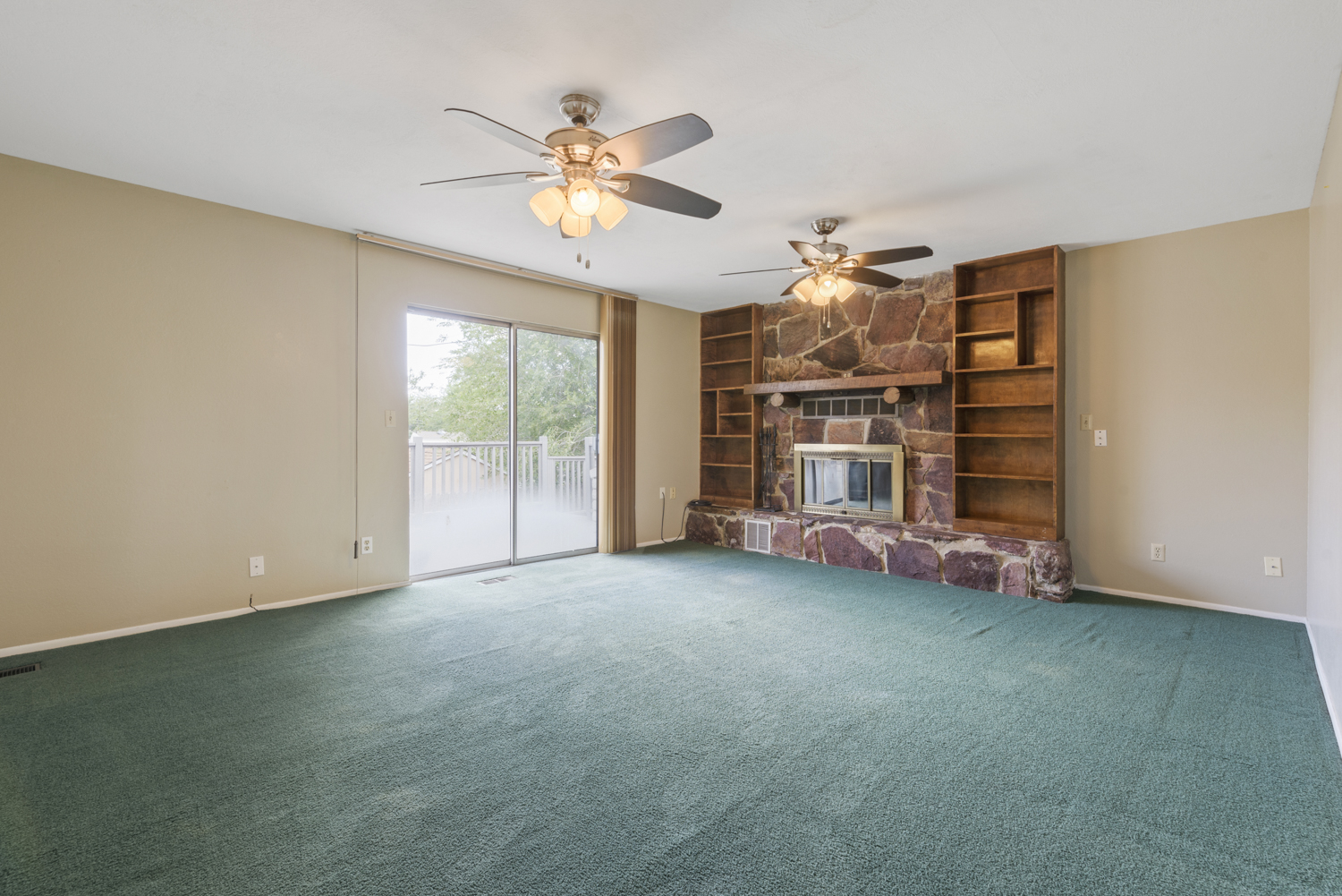Aland Triplex Upstairs – Orem – Av. 12/1 | Aspen Ridge Management