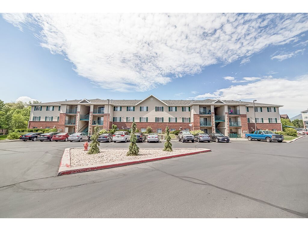 Windsor Park | Aspen Ridge Management