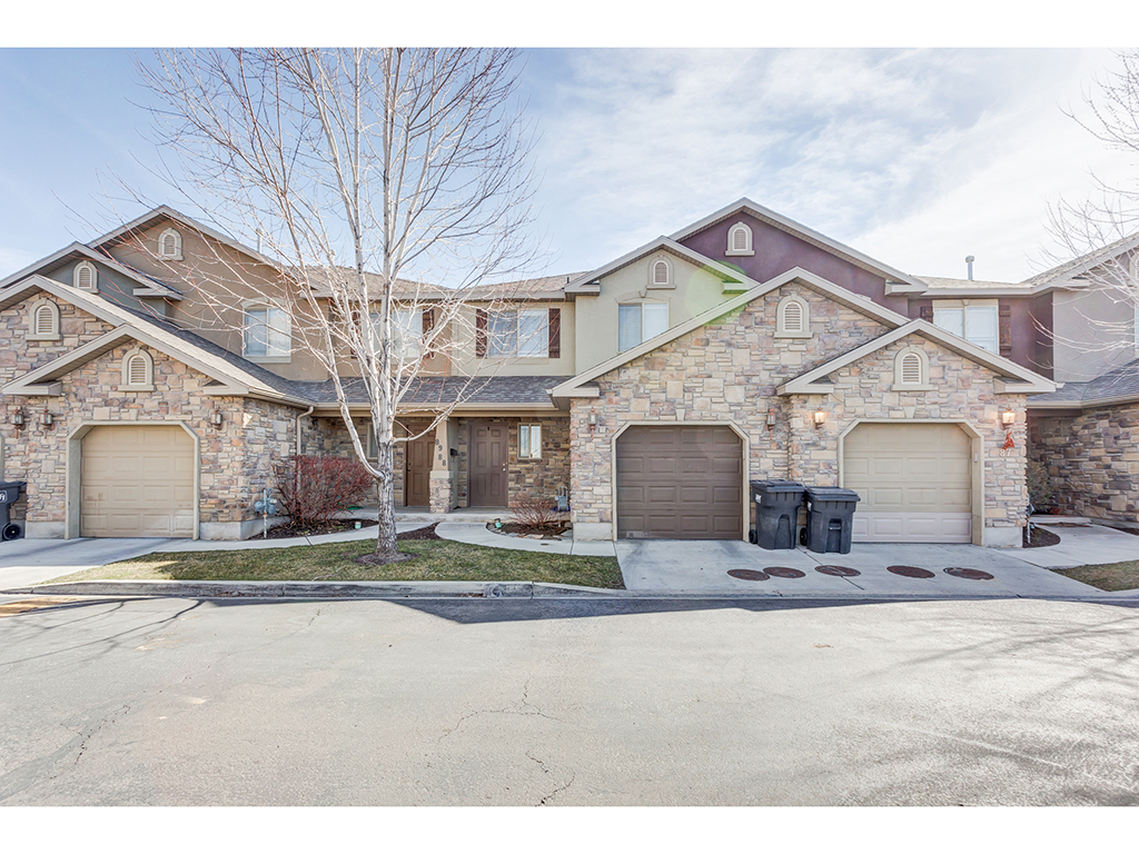 Gateway Village | Aspen Ridge Management