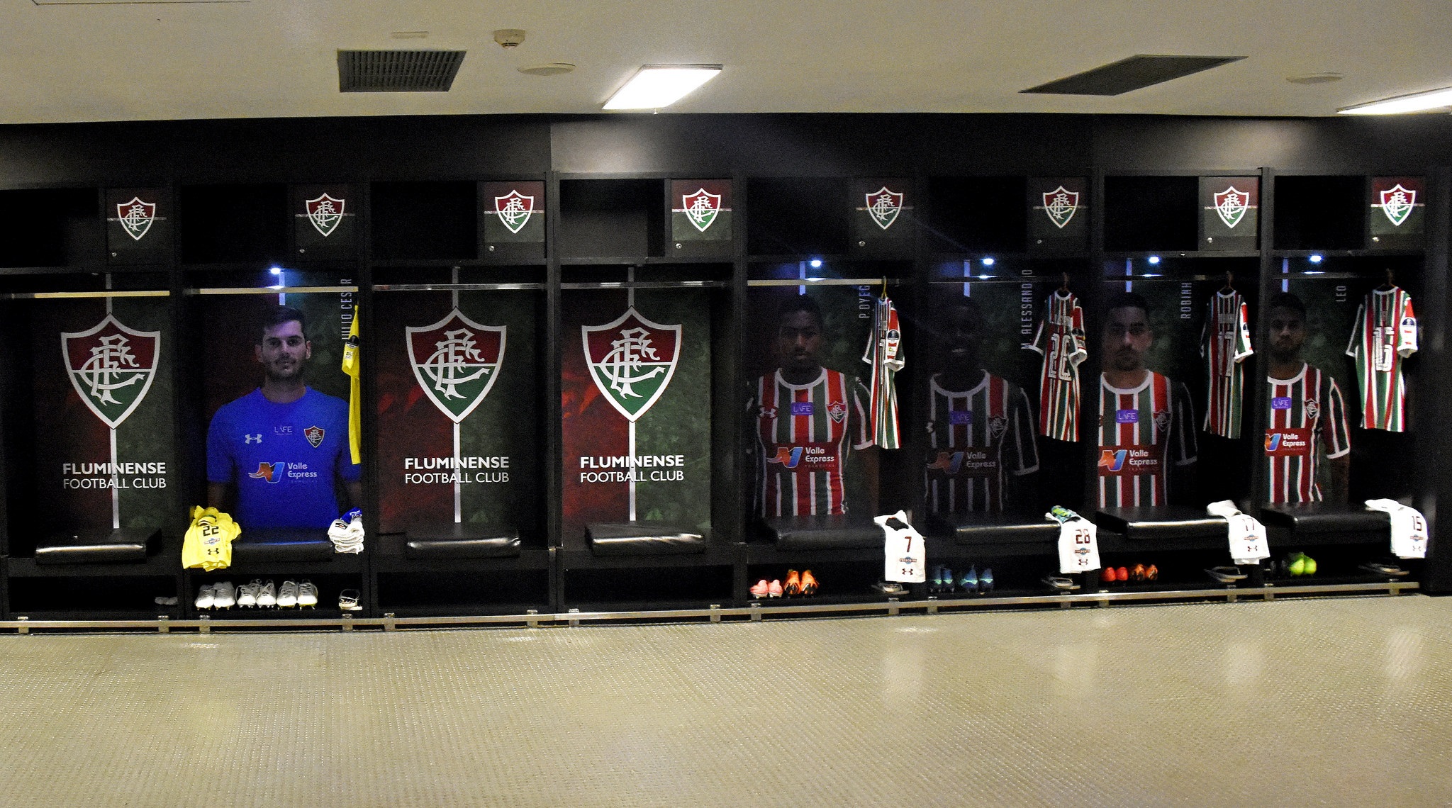 Vestiário do Maracanã recebe as cores do Fluminense — Fluminense ...