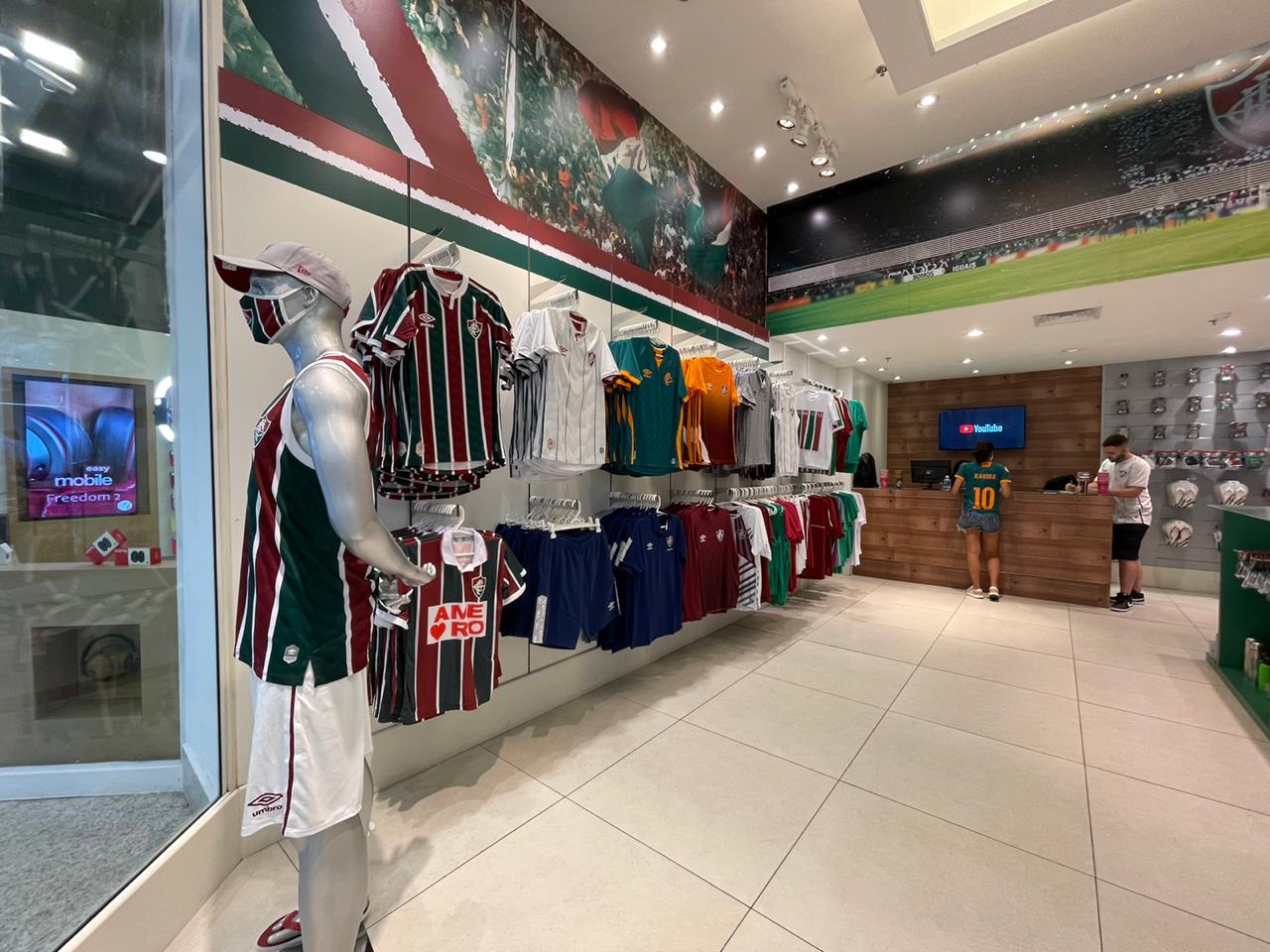 Tricolor tem loja nova na Vila da Penha — Fluminense Football Club
