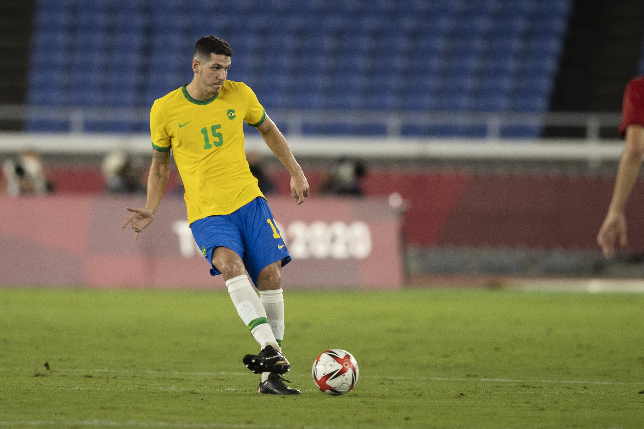 É ouro! Nino se torna o primeiro jogador do Fluminense campeão olímpico ...
