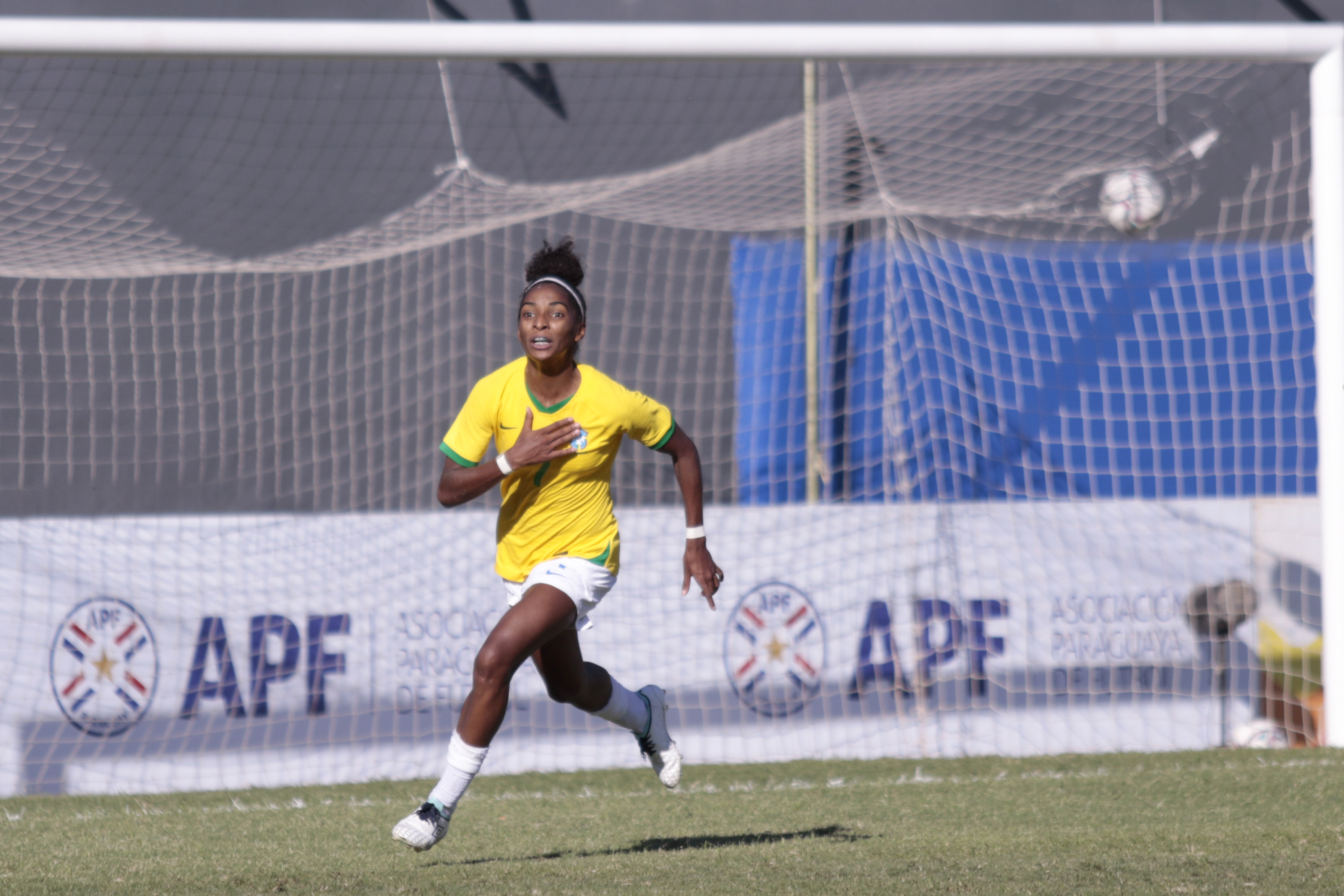 Luany, do Flu, marca duas vezes em amistosos da Seleção Sub-20 ...