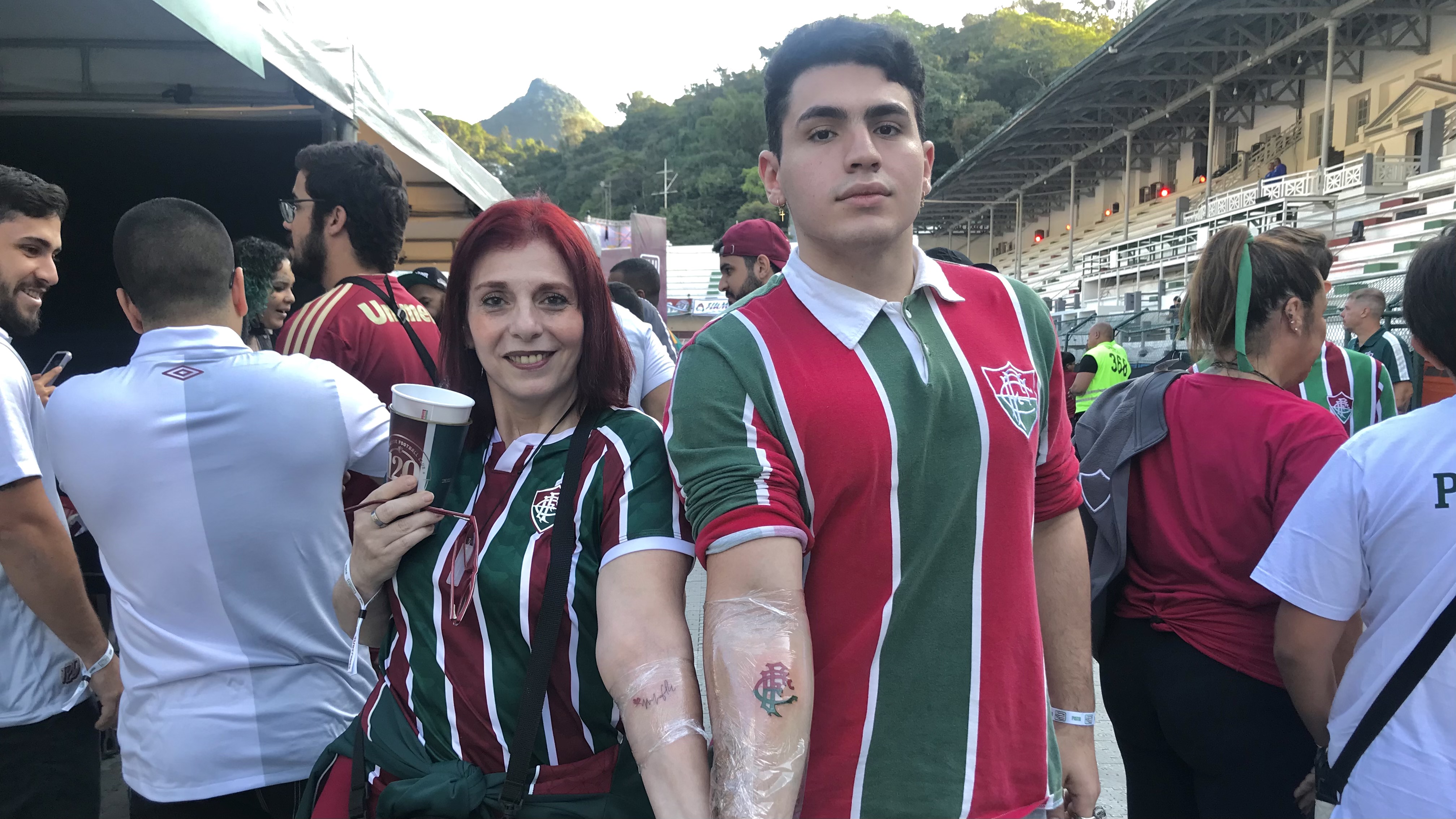 Torcedores aproveitam Flu Fest para marcar na pele amor pelo Tricolor ...
