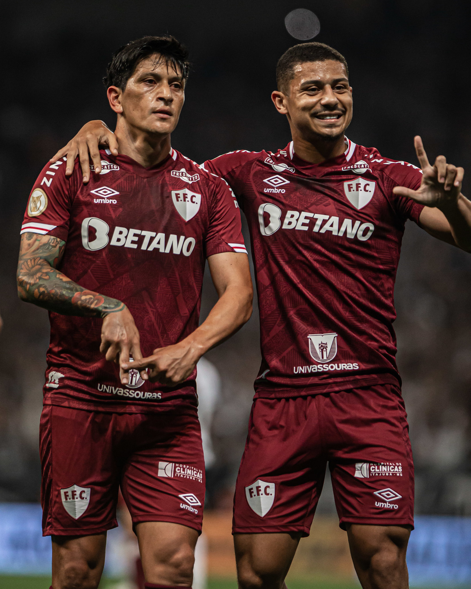 Tricolor, branco, grená, cinza e 120 anos... Veja o retrospecto do Flu ...