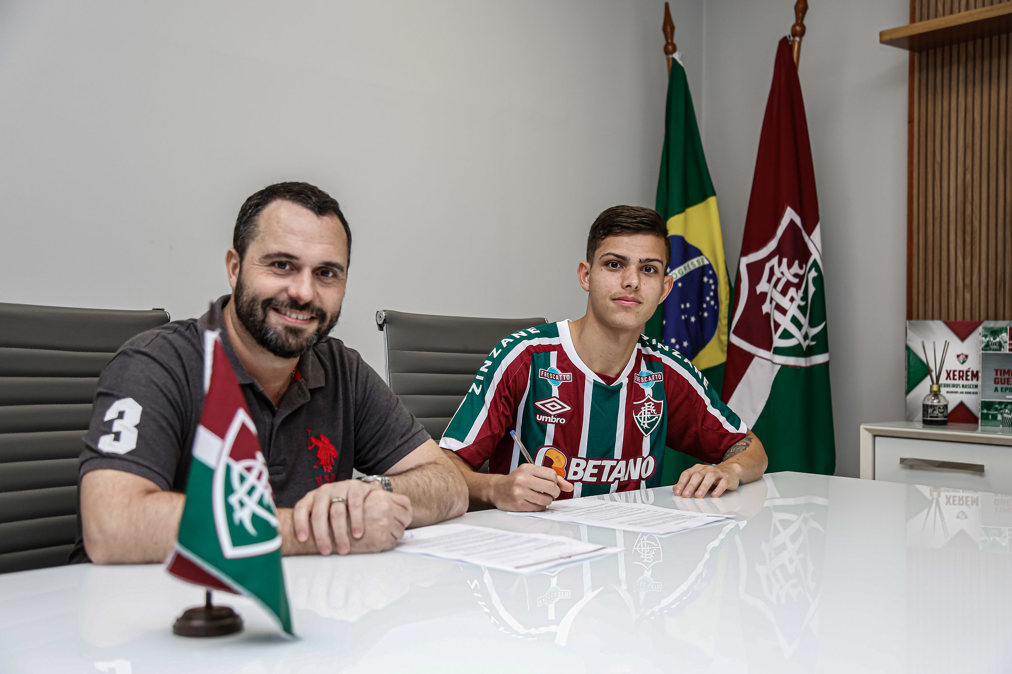 Fluminense acerta a contratação de Giovanni Manson — Fluminense ...