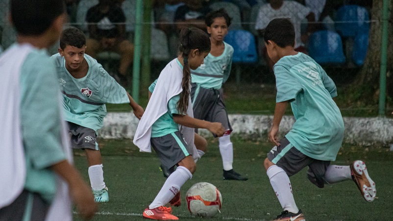 Alice Duarte é a primeira menina aprovada na base masculina do ...