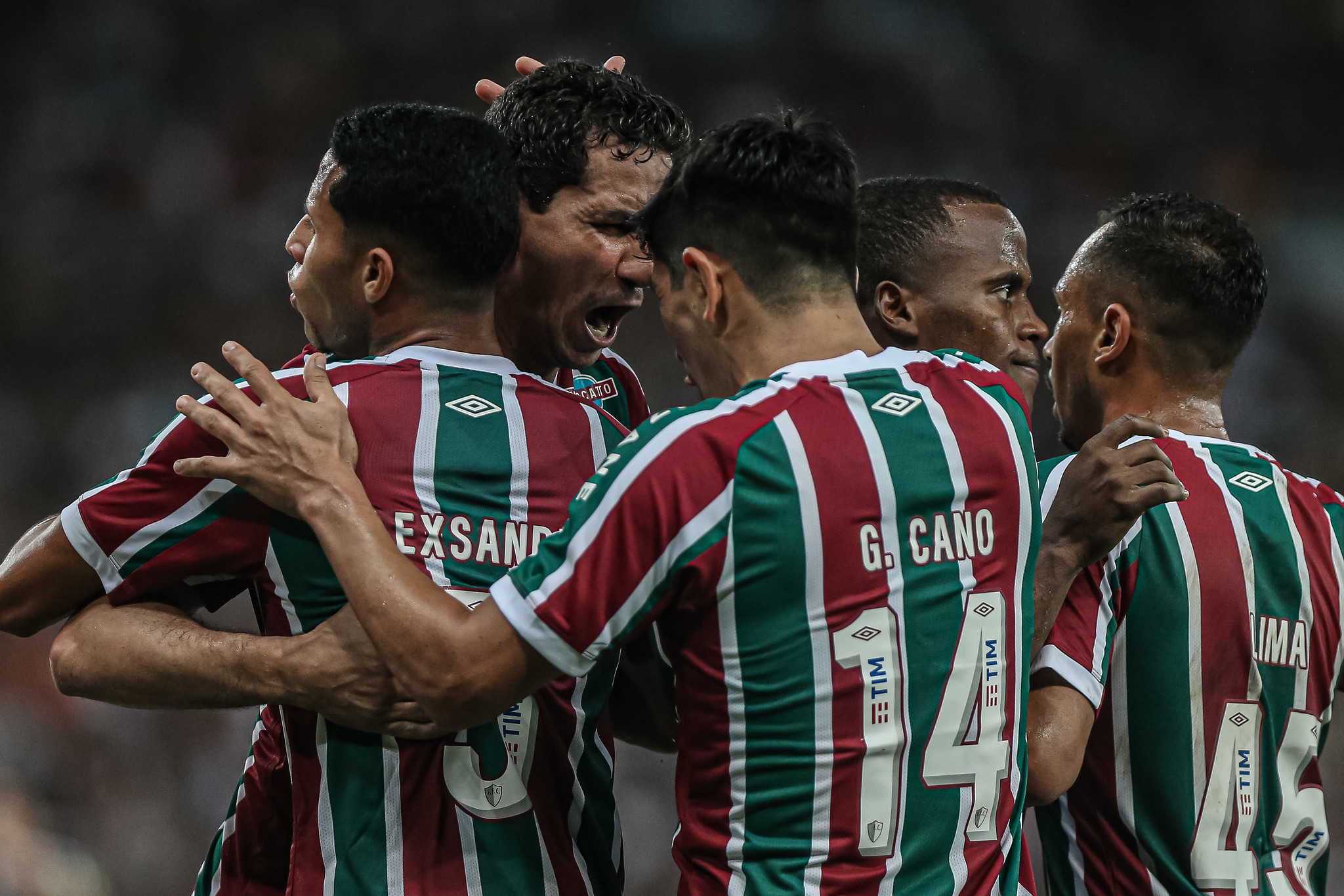 Com três de Cano e dois de Arias, Fluminense dá show e faz 5 a 1 no ...