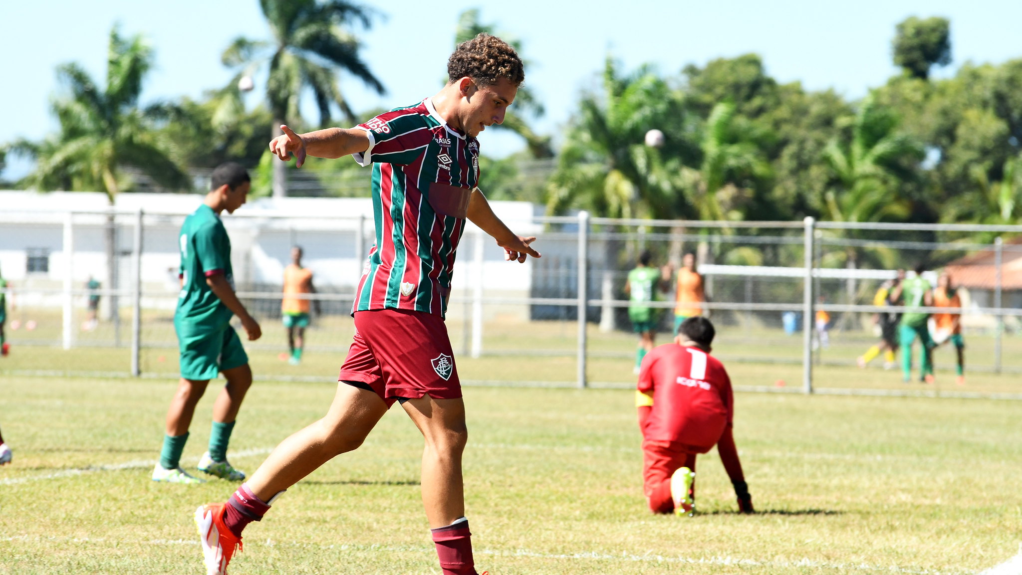 Sub-15 do Flu volta à ponta da Copa Rio ao vencer a Cabofriense ...