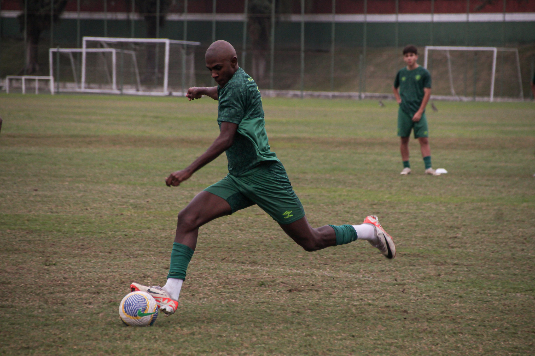 Sub-17 do Flu enfrenta Cruzeiro com reforço de Wallace Davi ...