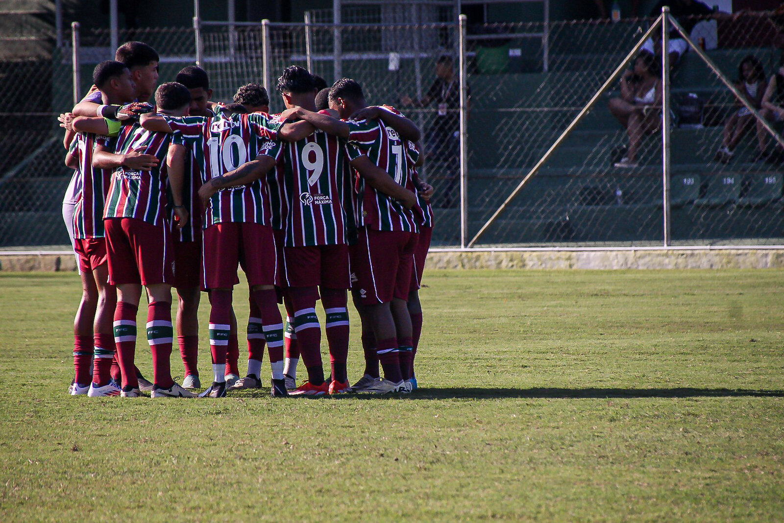 Sub-17 do Flu enfrenta Cruzeiro com reforço de Wallace Davi ...