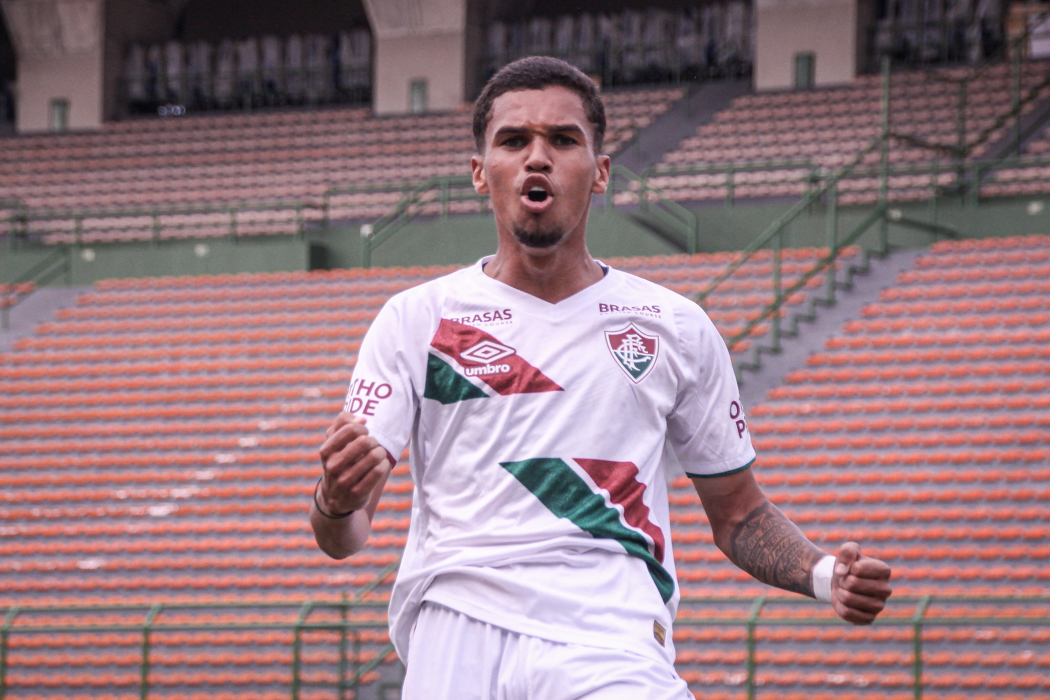 The Guardian elege Riquelme Felipe e Matheus Reis a principais ...