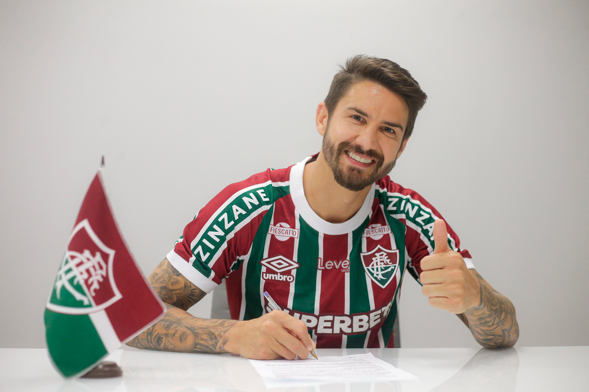 Fluminense acerta a contratação de Everaldo — Fluminense Football Club