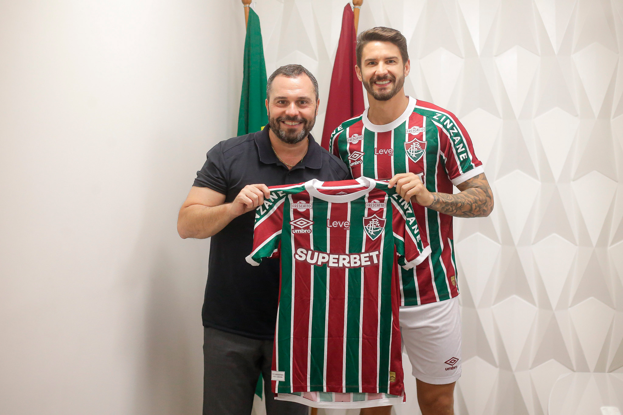 Fluminense acerta a contratação de Everaldo — Fluminense Football Club