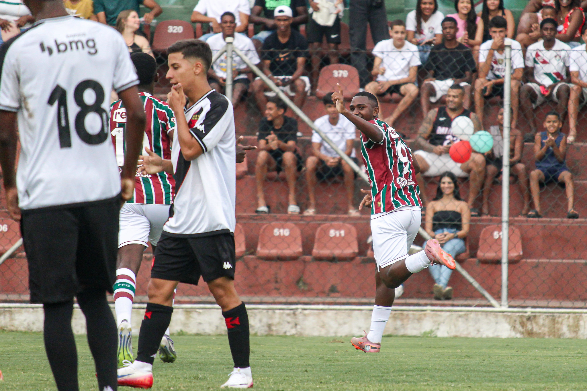 Fluminense derrota o Vasco e é campeão da Copa Rio Sub-15 — Fluminense ...